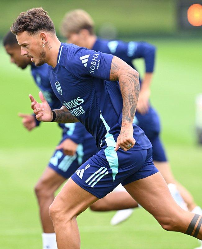 Arsenal 24/25 Training Wear | Official Online Store