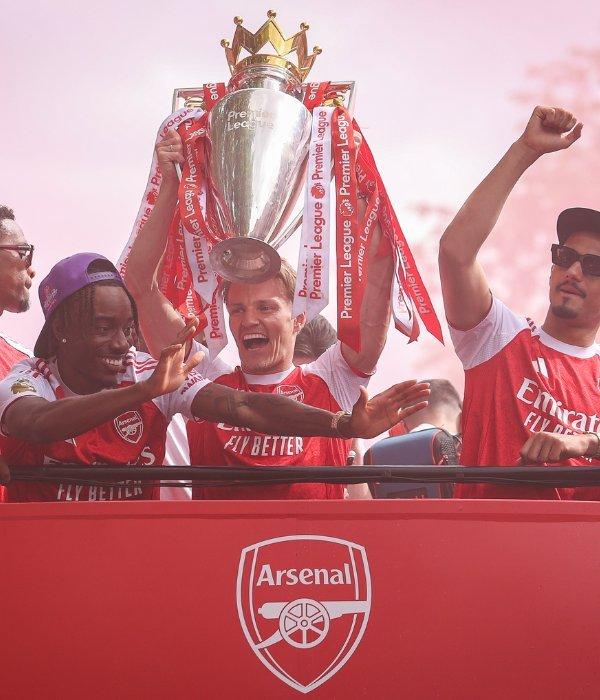 Premier League Trophy Information | Arsenal Direct