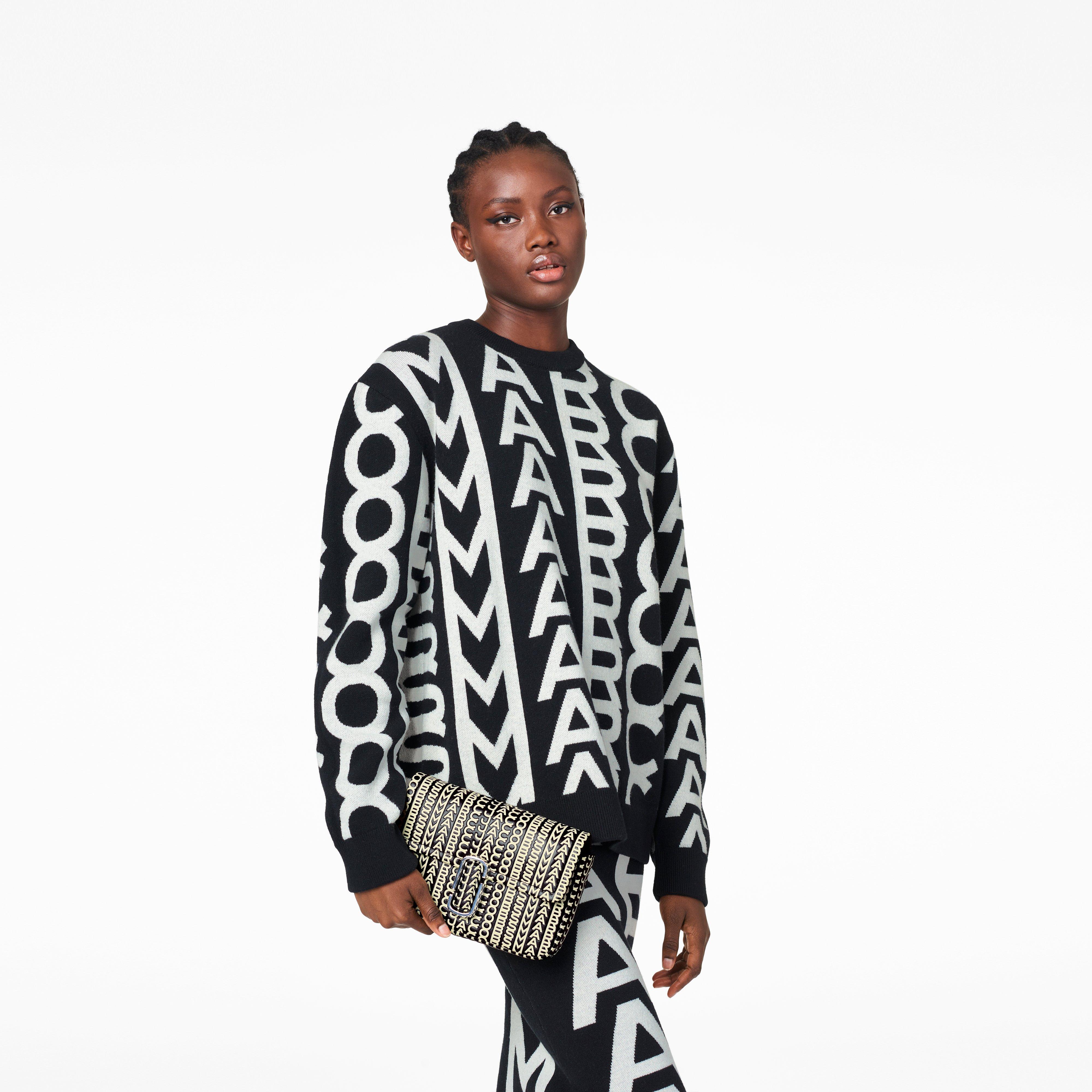 The Monogram Leather J Marc Shoulder Bag | Marc Jacobs | Sitio web oficial