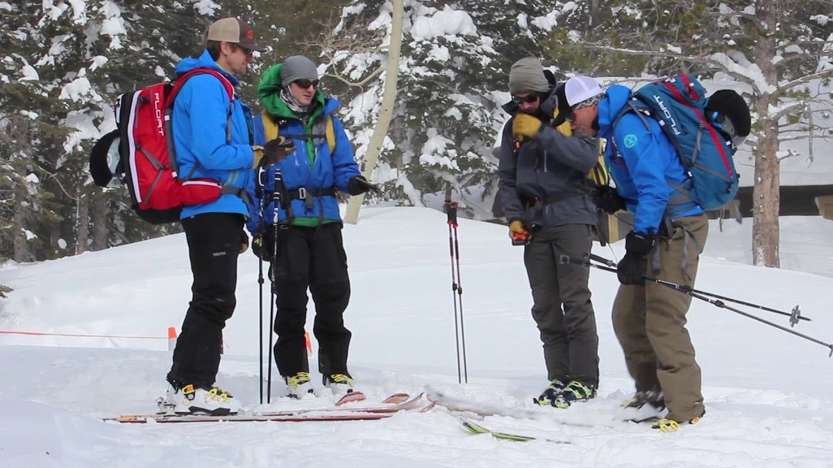 Avalanche Transceiver Trailhead Test for Skiers and Snowboarders (Video)
