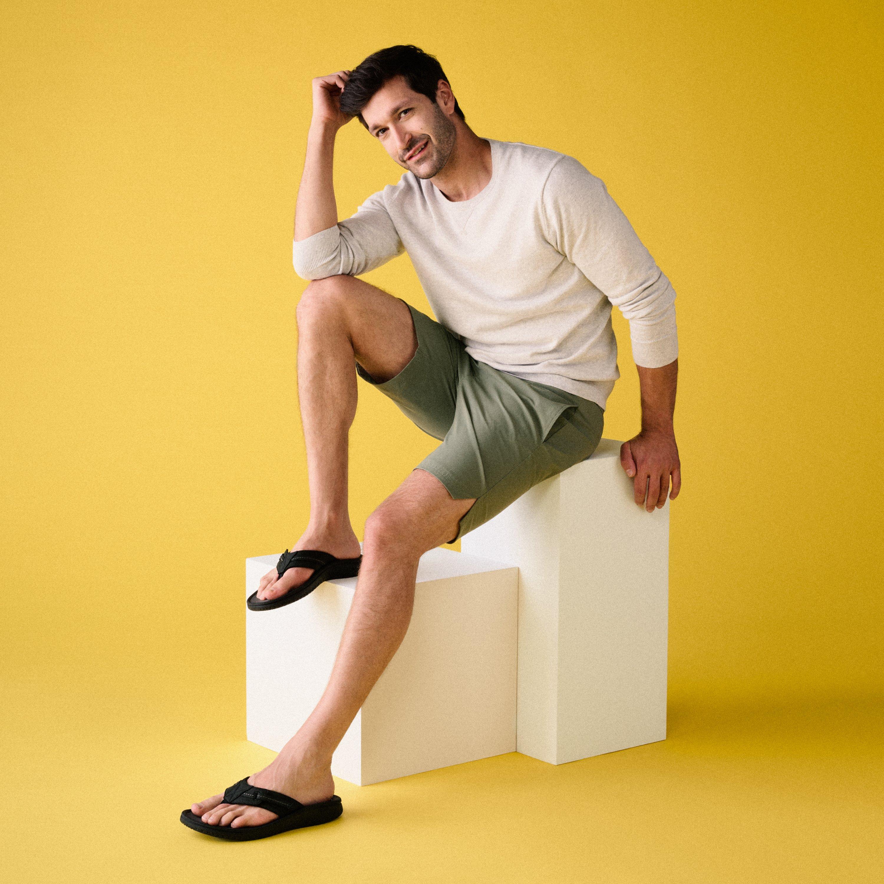 Mens Wesley Sun Black Leather Flip Flops | Clarks Outlet