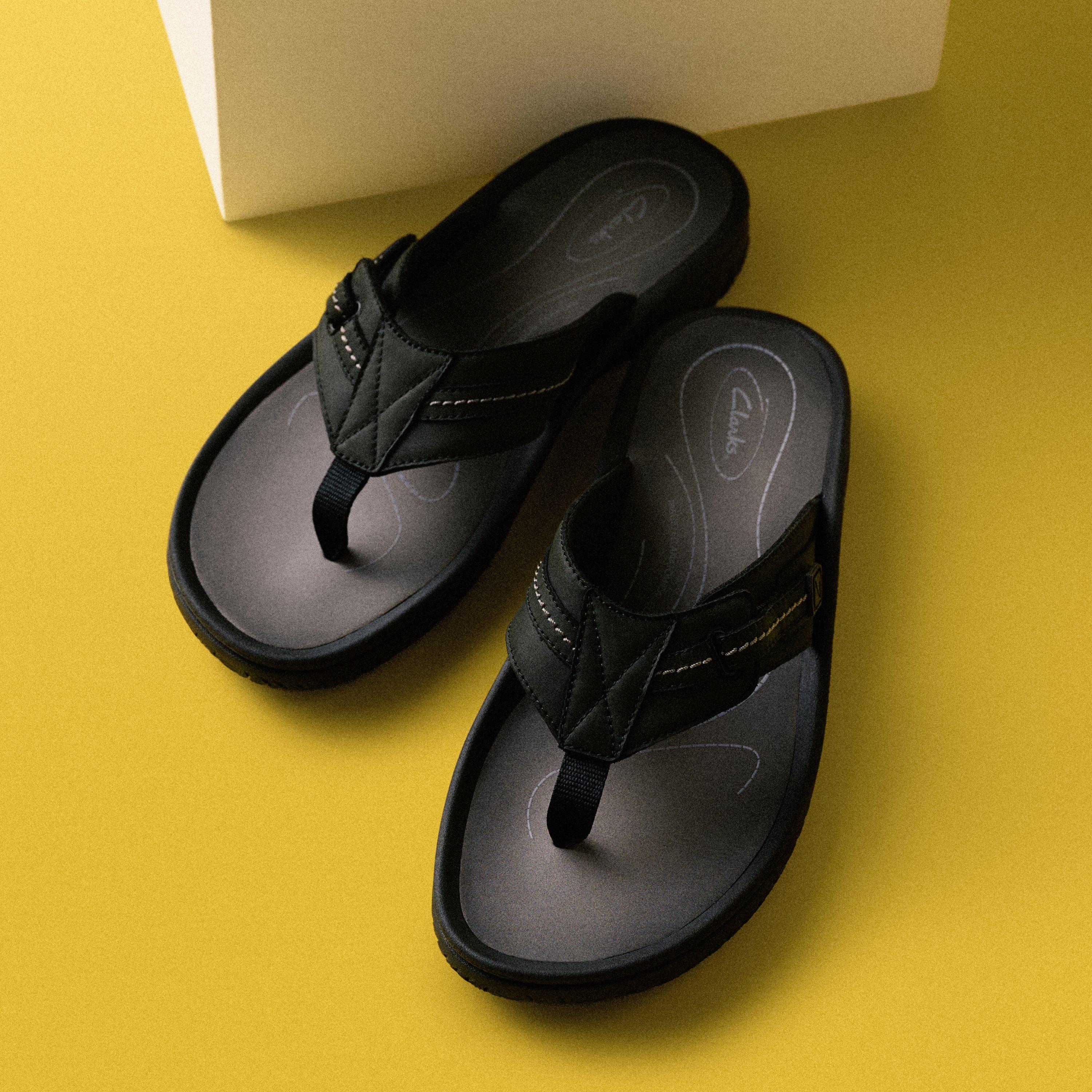 Mens Wesley Sun Black Leather Flip Flop | Clarks