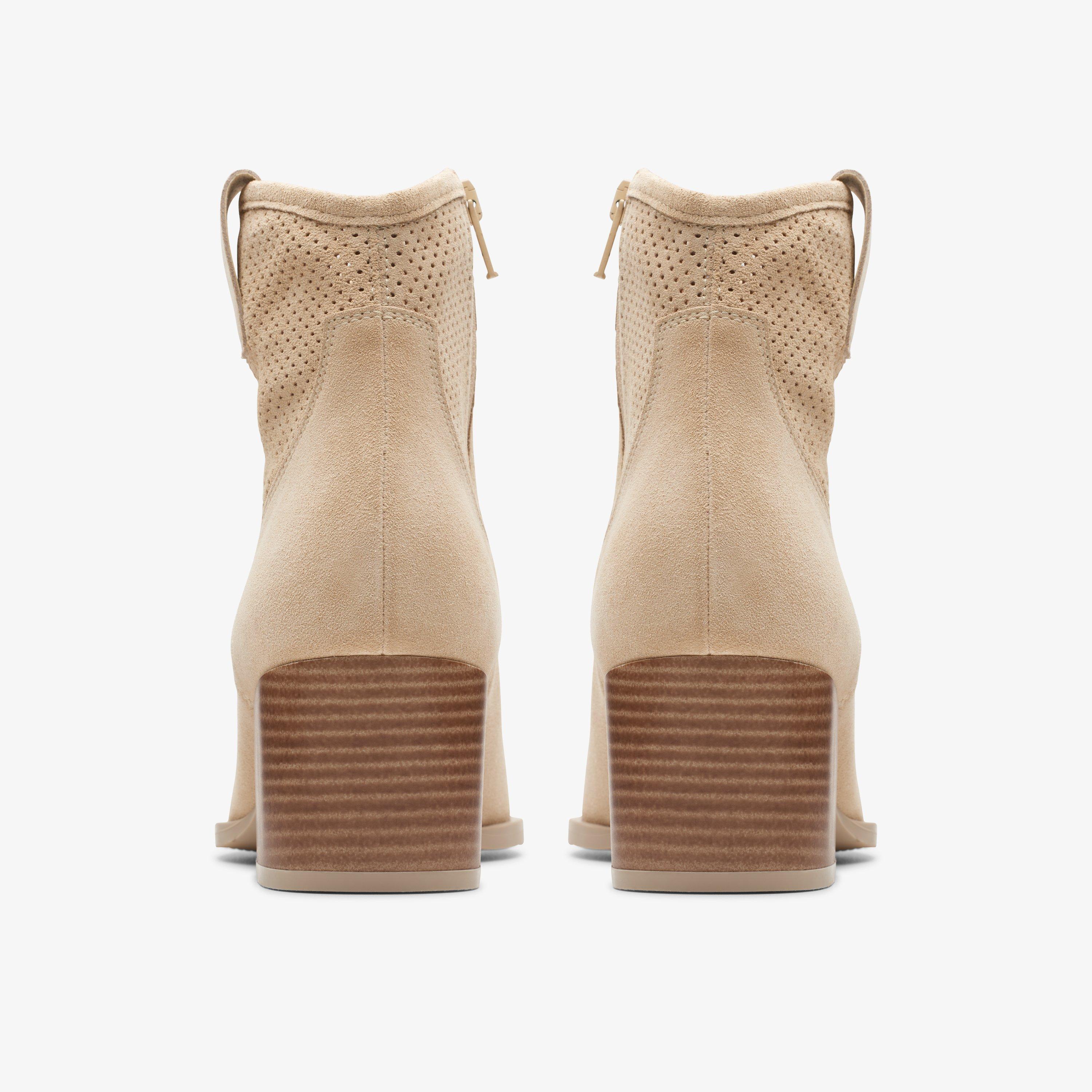 Womens Elder Rae Sand Suede Ankle Boots Cowboy Boots | Clarks Outlet