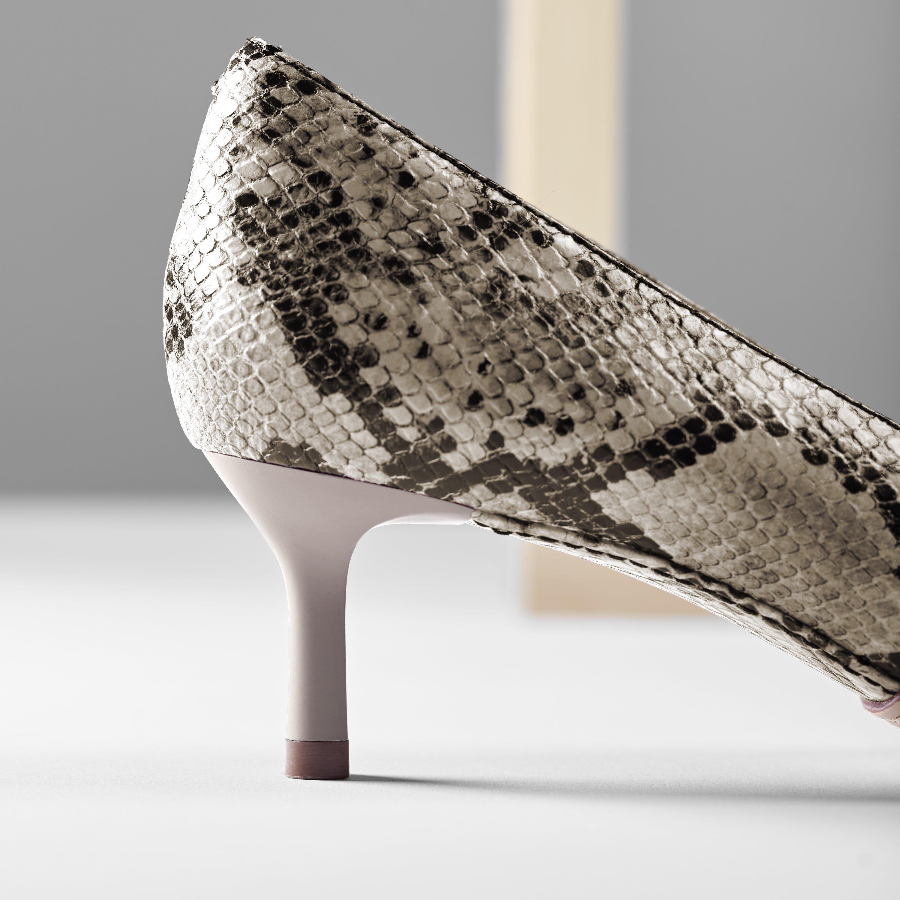 Damen Adela Court Graue Schlangenleder Ballerina Pumps Schuhe | Clarks