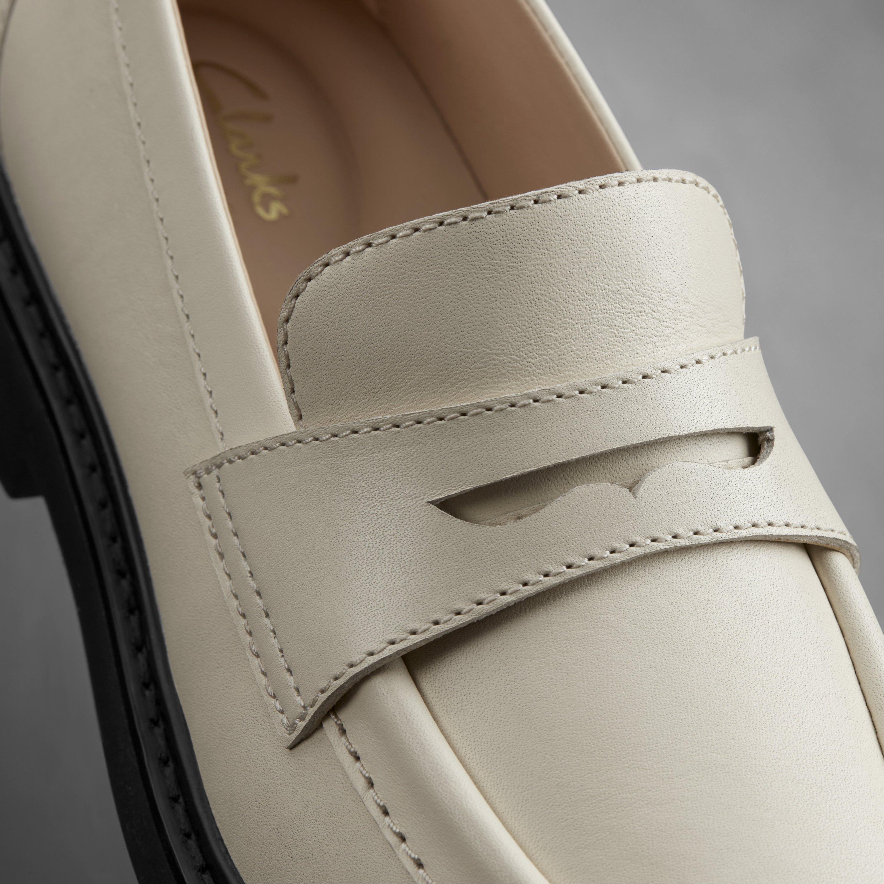 FEMME Splend Edge en cuir crème Chaussures | Clarks