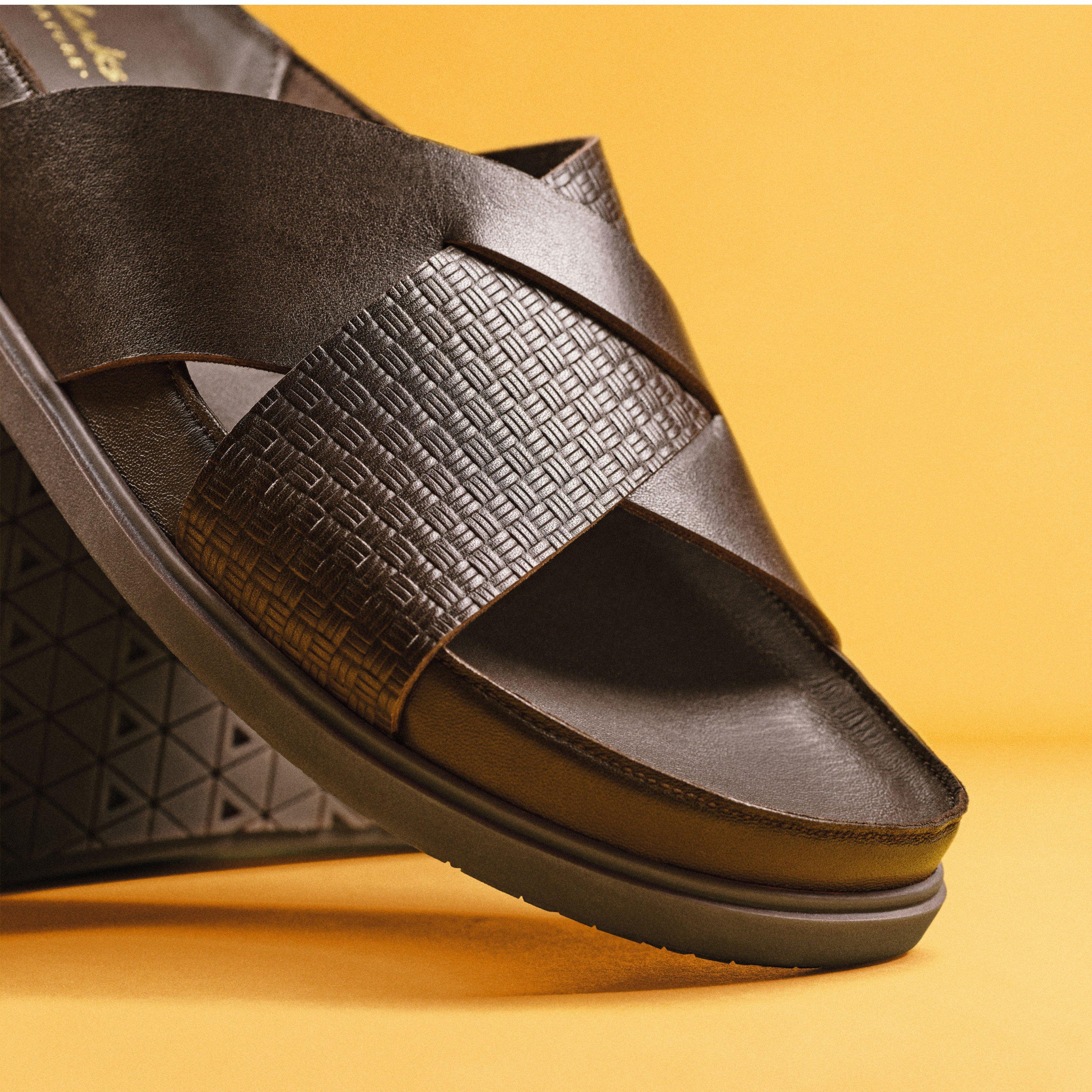 Mens Torford Cross Brown Leather Flat Slide Sandals | Clarks