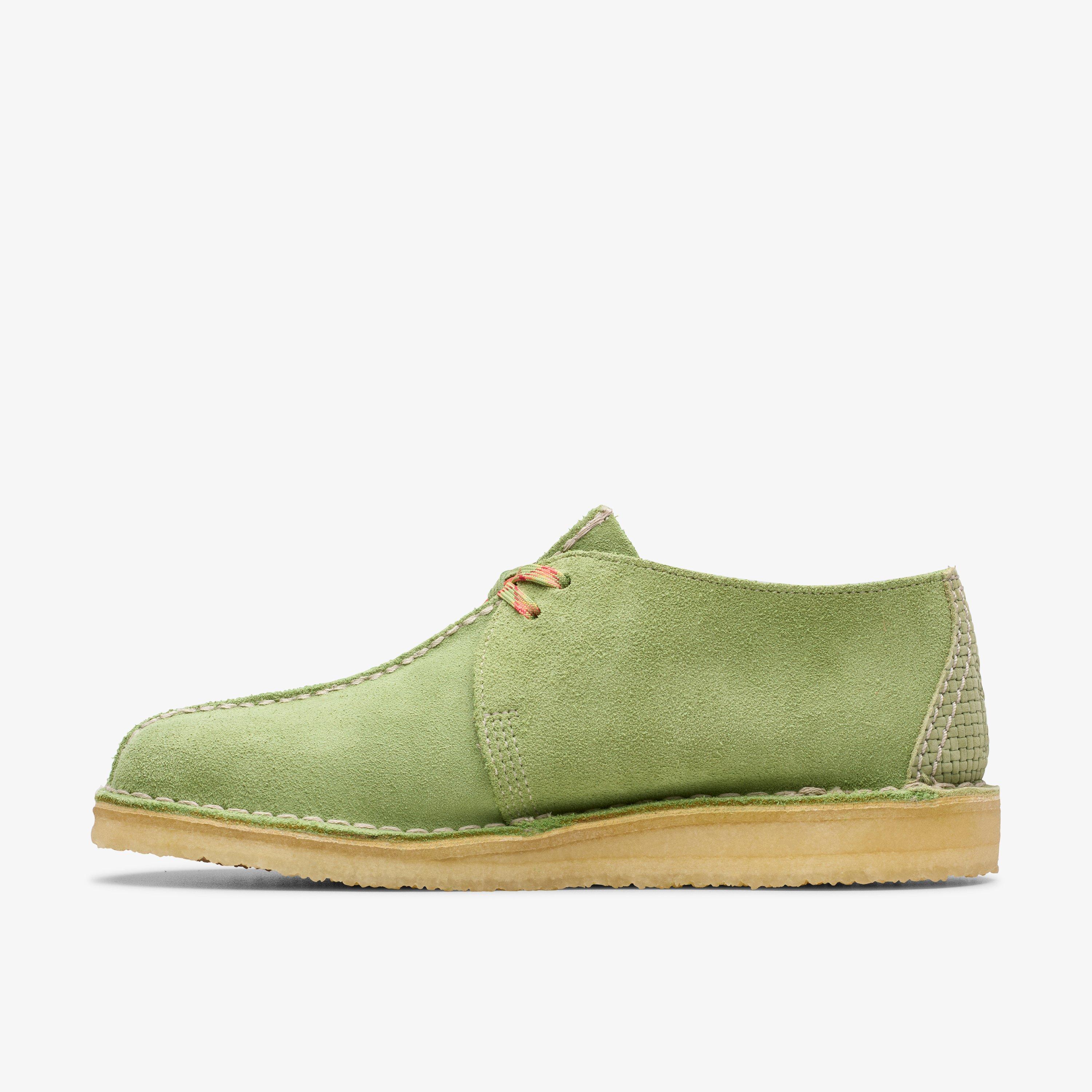 Mens Desert Trek Apple Suede Desert Boot | Clarks IE
