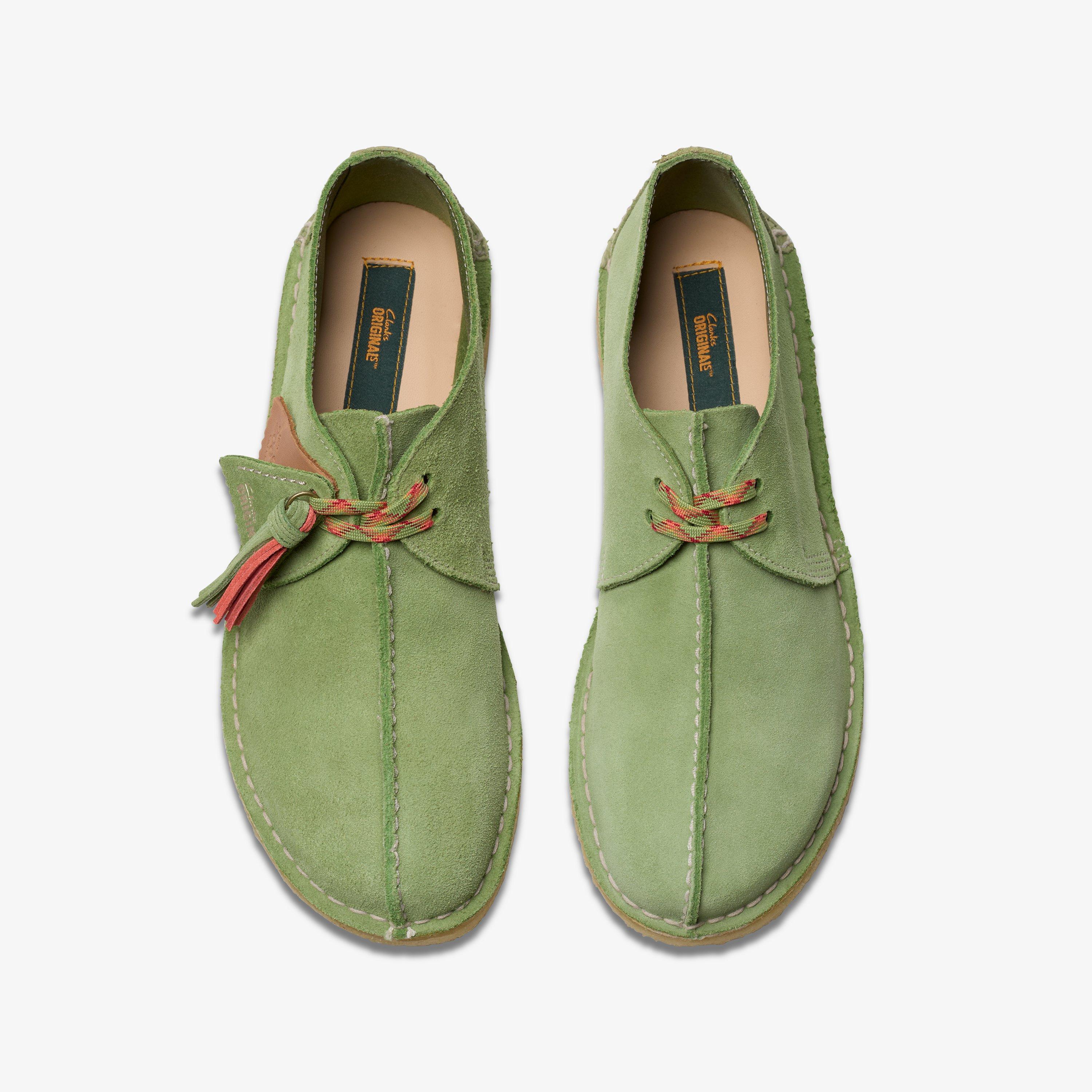 Mens Desert Trek Apple Suede Desert Boot | Clarks IE