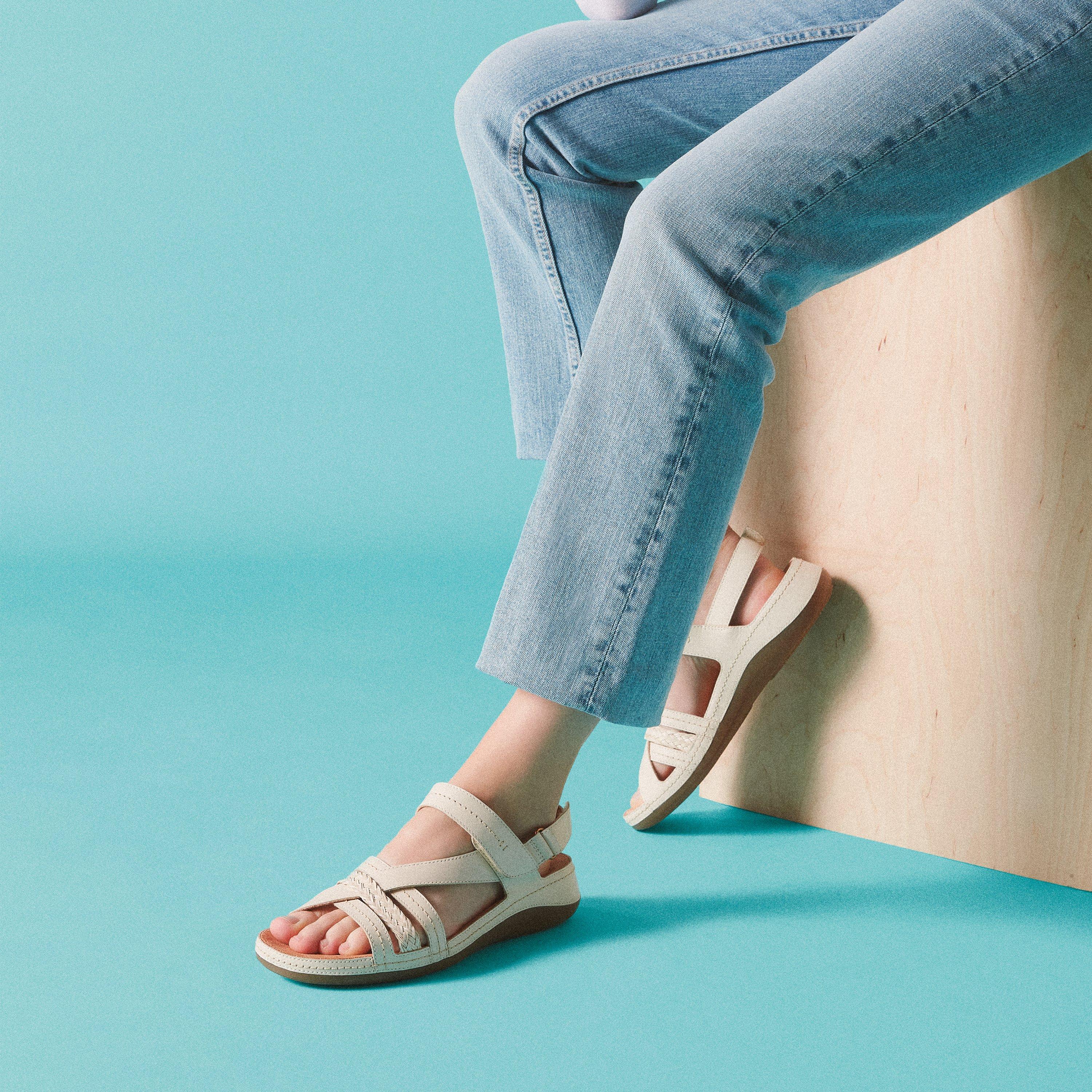 Women's Cecily Strap Cream Leather Strappy Sandals | Clarks