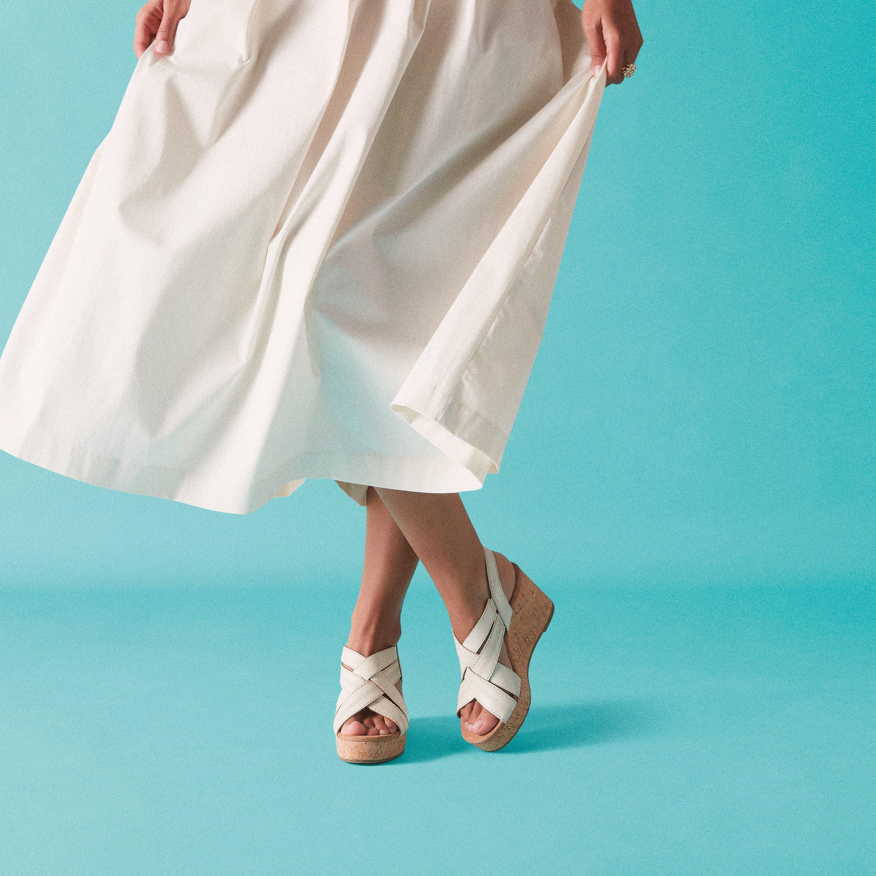 Sandali con zeppa in pelle crema Sabina Sling da donna | Clarks