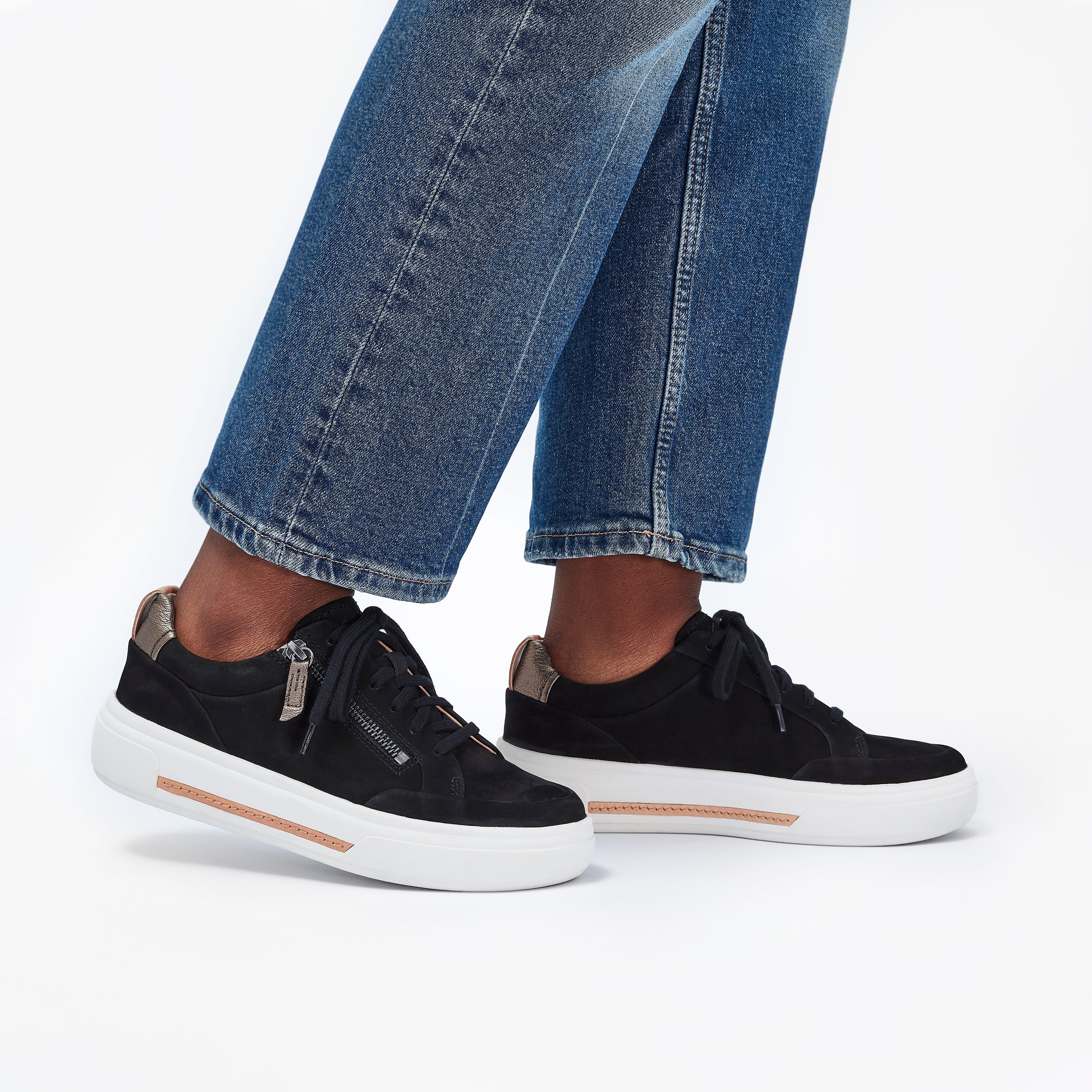 Womens Hollyhock Zip Black Nubuck Trainers | Clarks