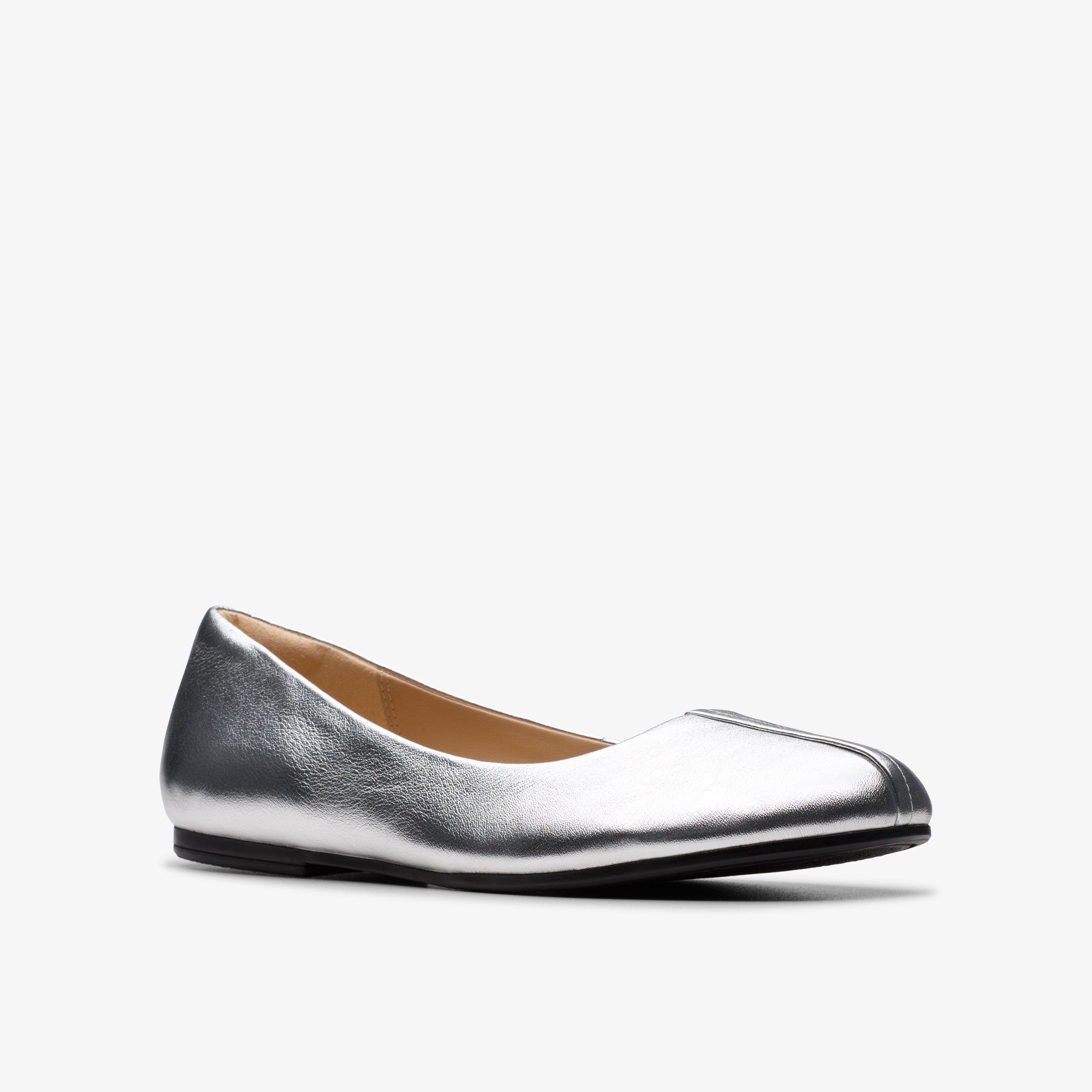 Zapatos de Mujer Livia Lily Plateados tipo Bailarina sin Cordones | Clarks