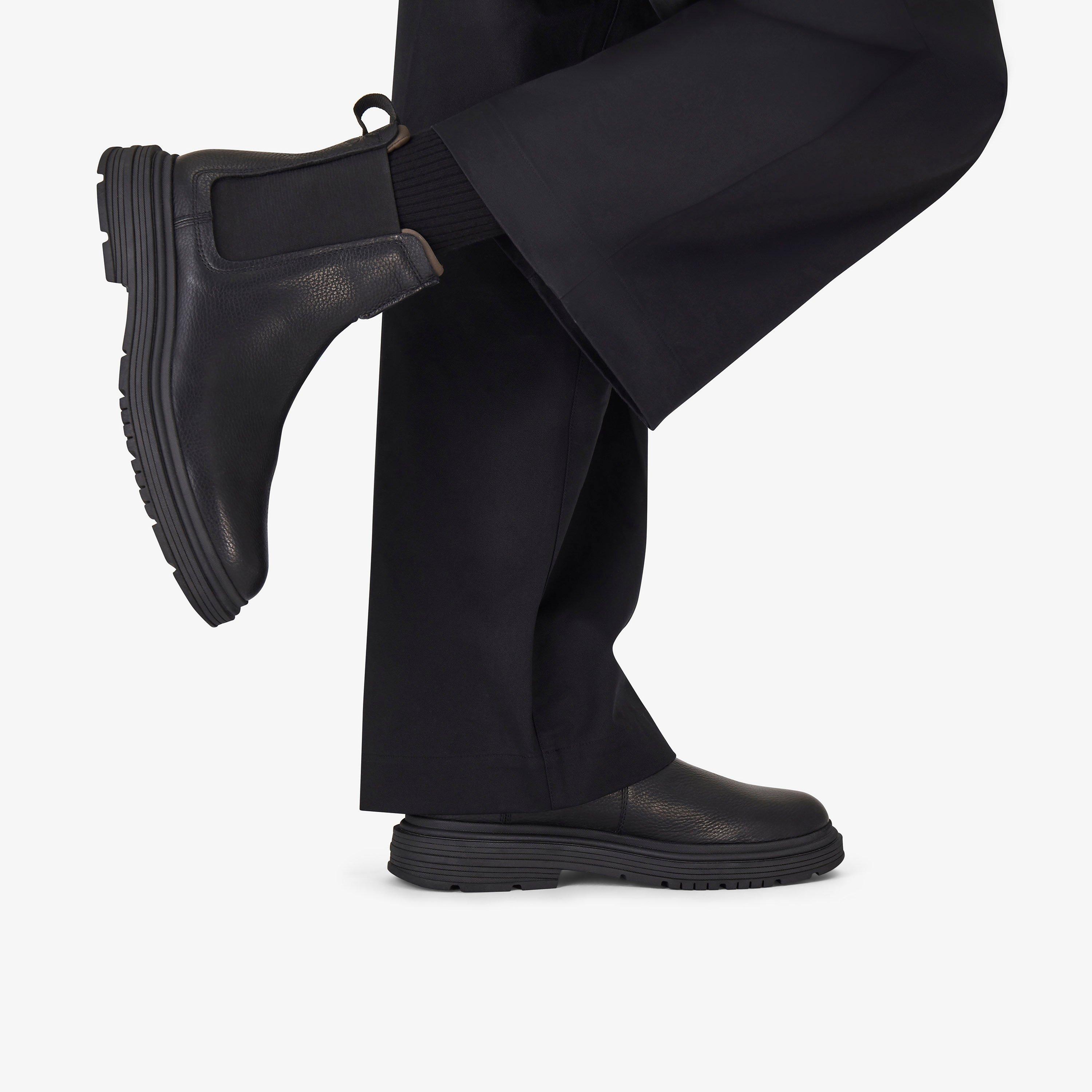Mens Badbury Easy Black Leather Ankle Boots | Clarks