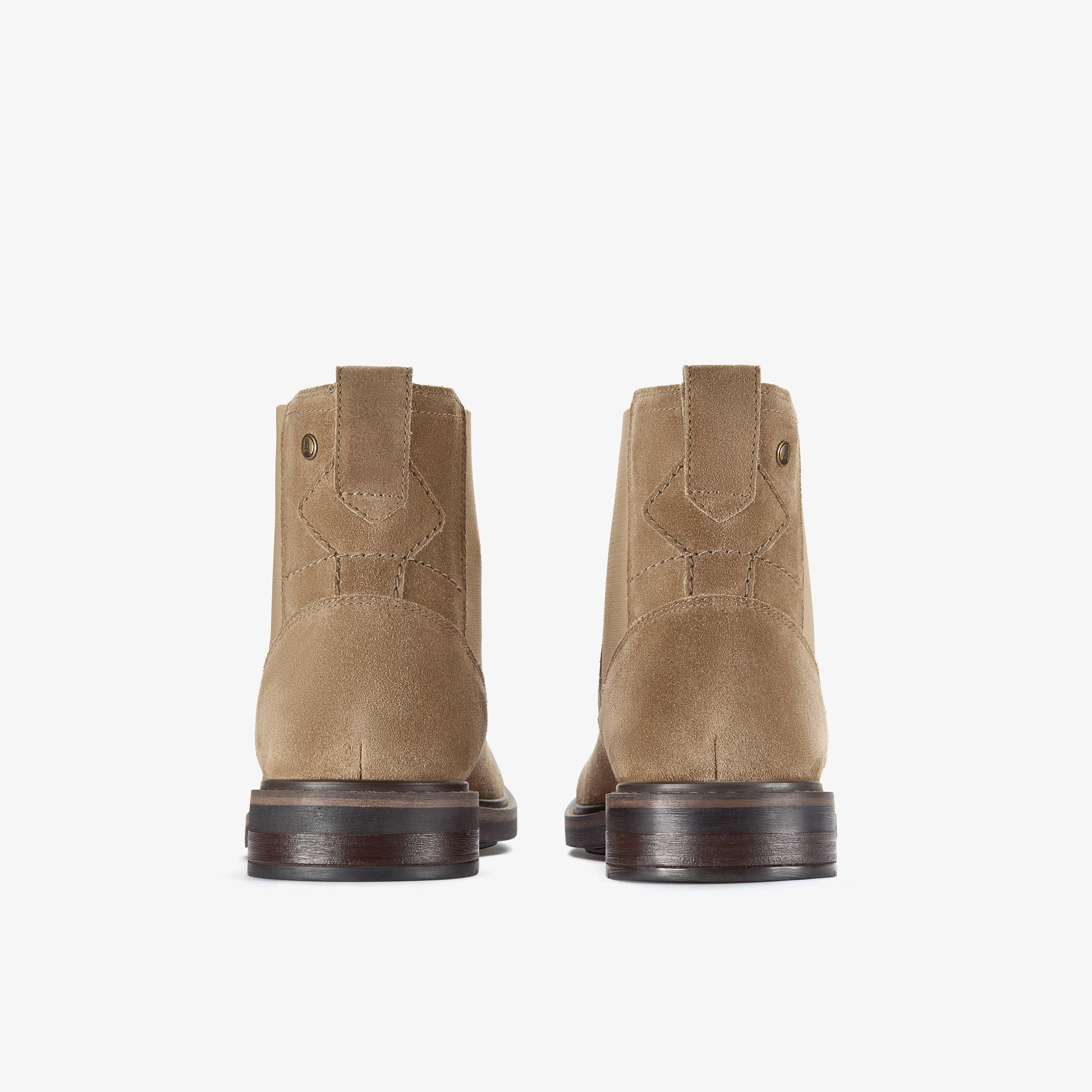Bottes Chelsea pour homme Newford Easy en daim sable foncé | Clarks