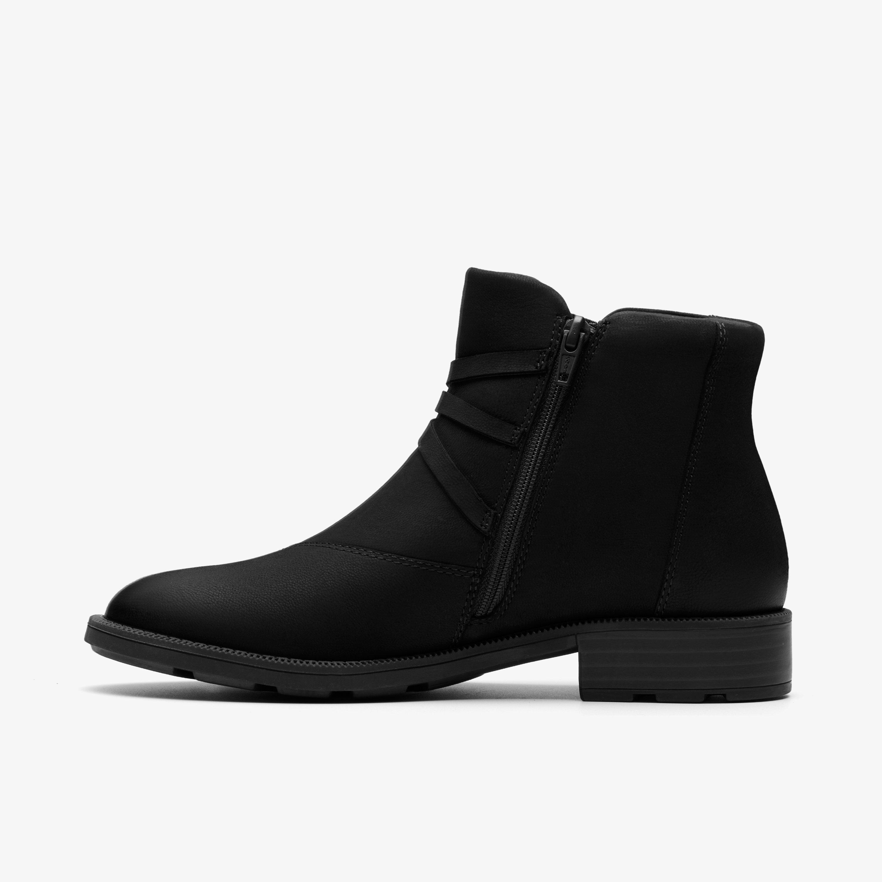 Bottes à cheville en nubuck noir Adalynn Faye pour femmes | Clarks