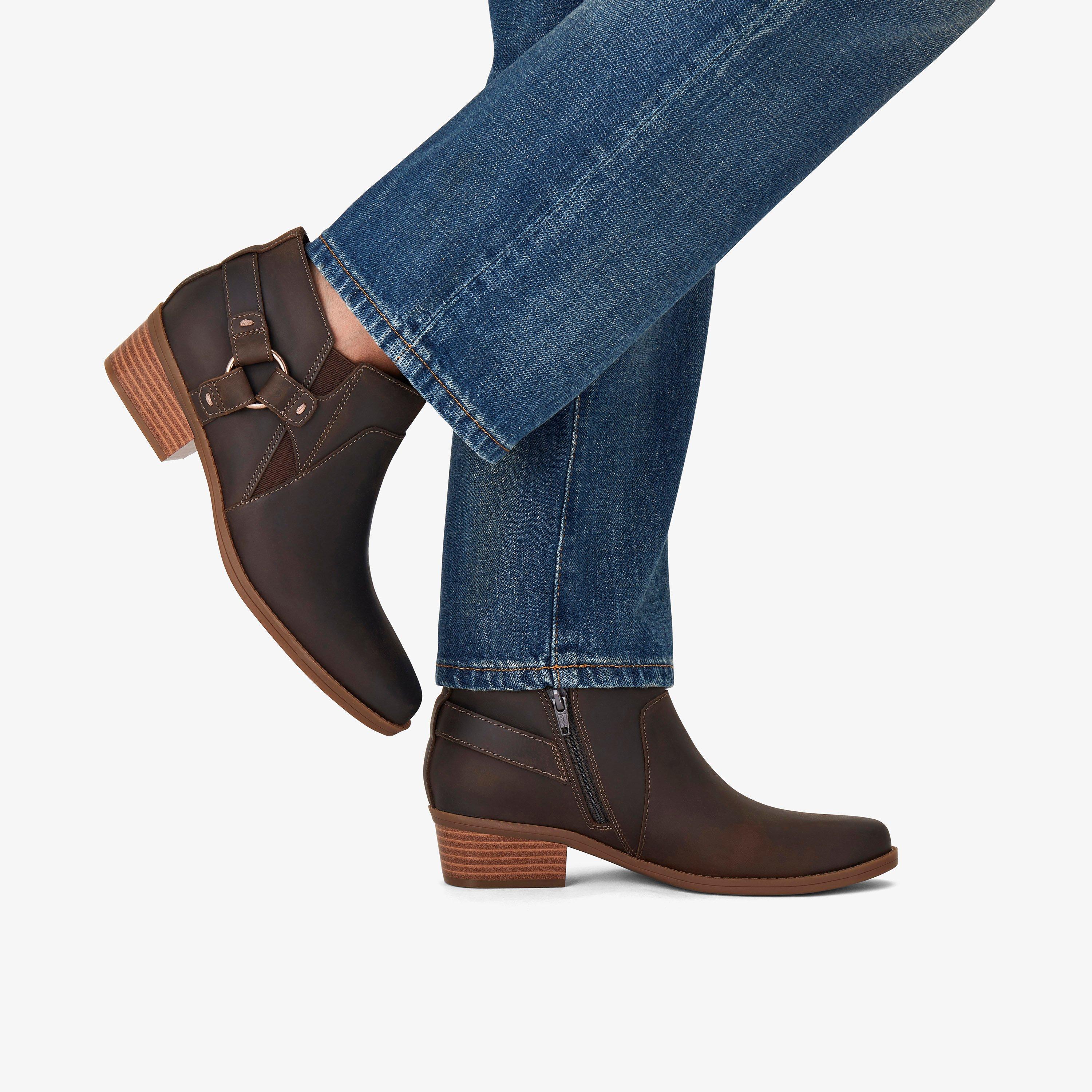 Womens Danyelle Gema Taupe Oily Leather Ankle Boots | Clarks