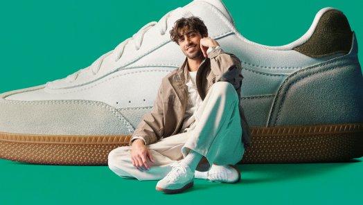 Girls Lock Magic Kid Black Patent Bar Shoes | Clarks UK