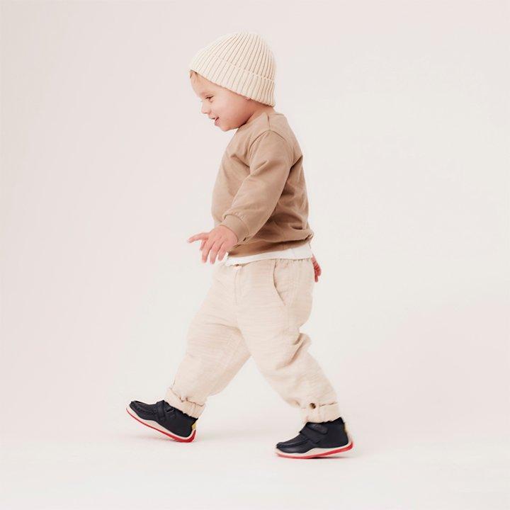 Measure & Fit - Book a Clarks Shoe Fitting | Clarks