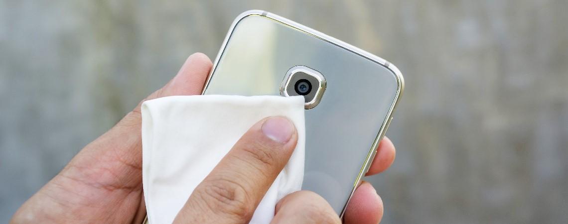 How to clean your phone | Currys