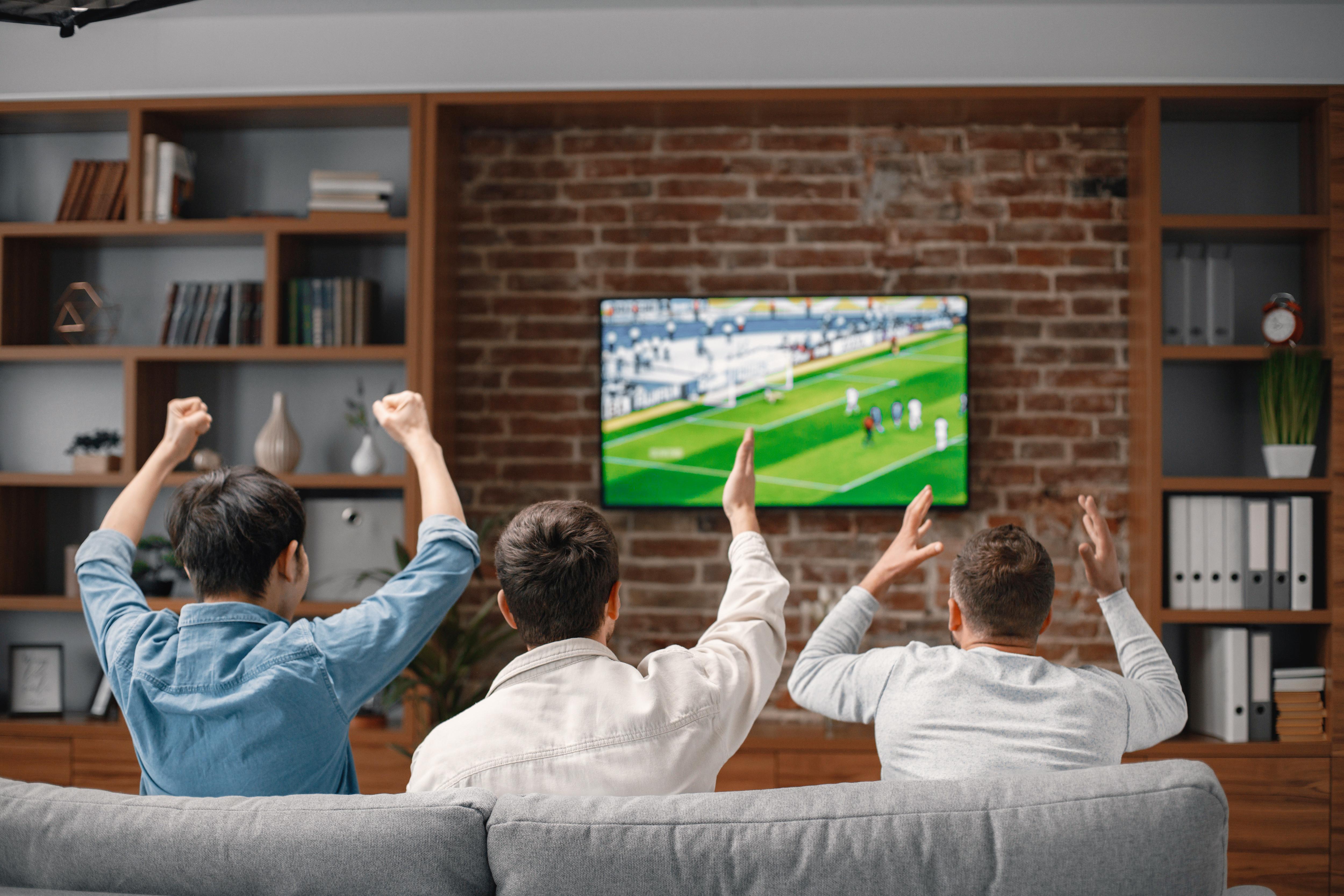 How to create the perfect footie den with LG | Currys