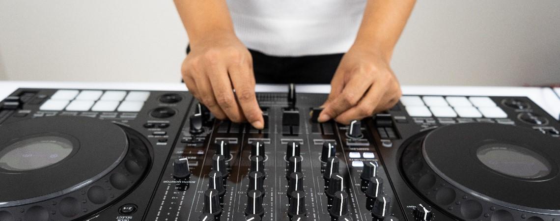 Learn how to DJ like a pro | Currys