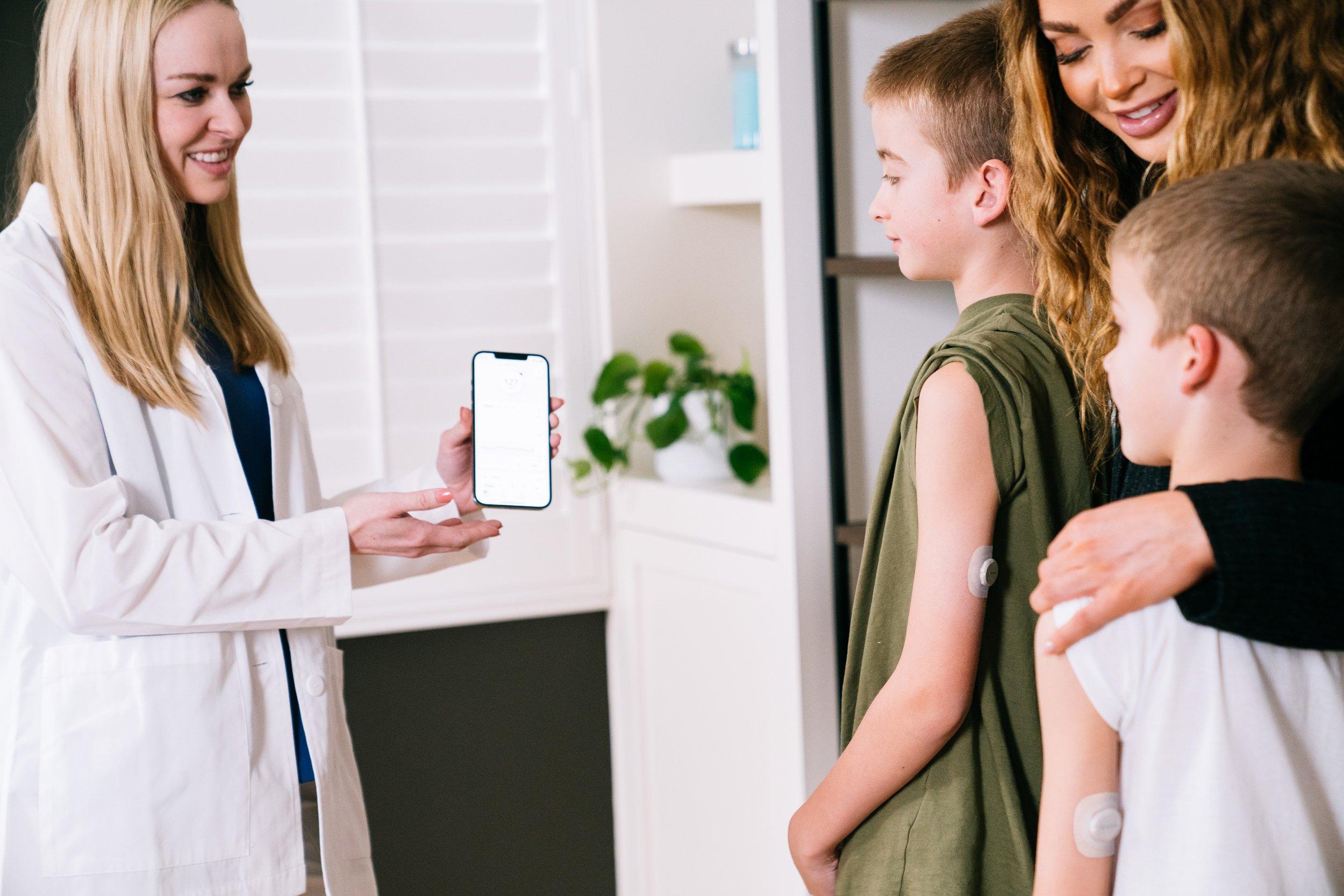 How to Manage Diabetes with Food and Diet | Dexcom