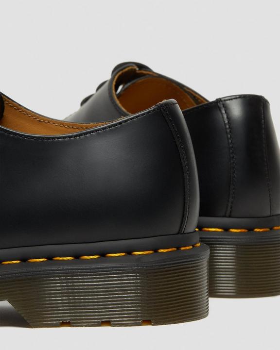 1925 Leather Oxford Shoes in Black | Dr. Martens 1925 Leather Oxford Shoes in Black | Dr. Martens