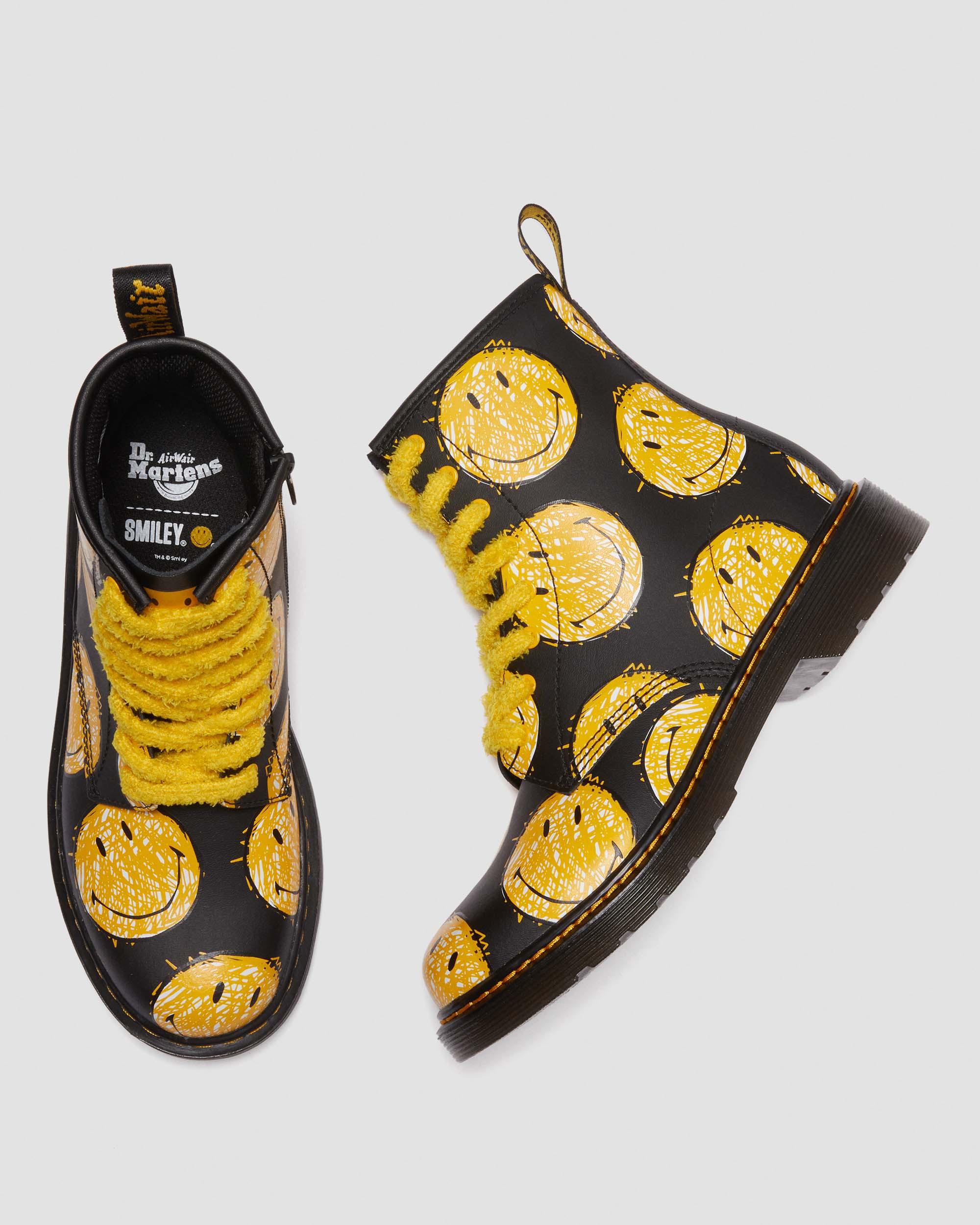 Youth 1460 Smiley Leather Lace Up Boots in | Dr. Martens