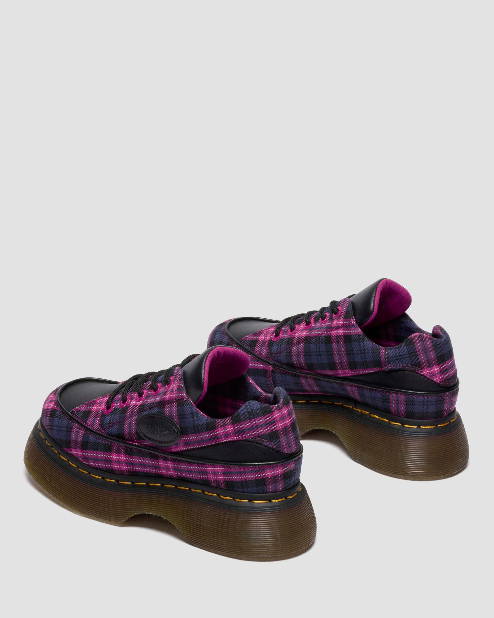 ZAPATOS BUZZ TARTAN DE 5 OJALES en Negro & Rosa Multi | Dr. Martens