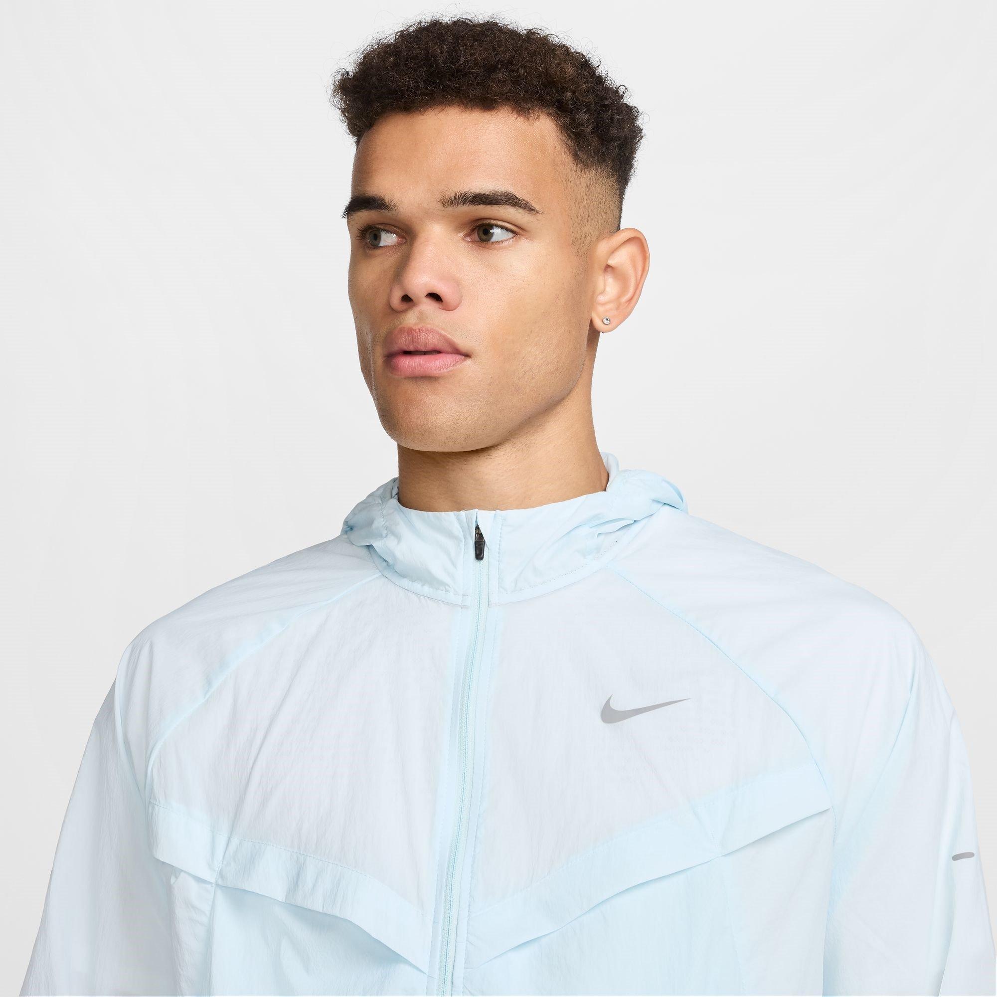Nike | Stride Jacket | Performance Jackets | Sports Direct
