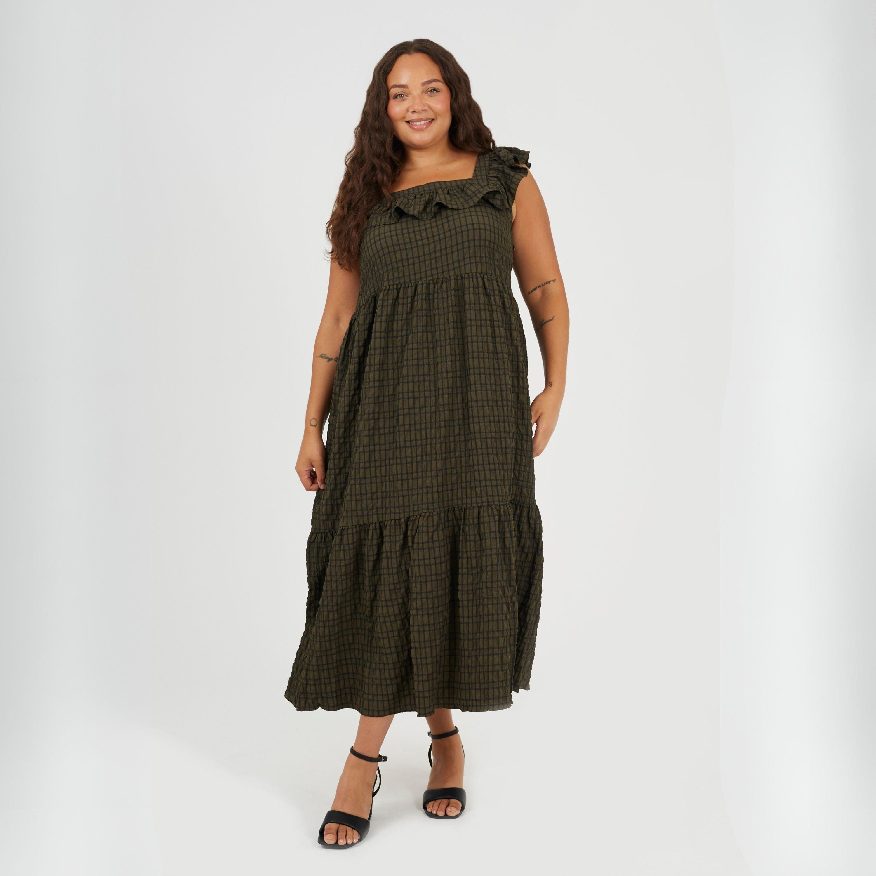 Brave Soul Womens Plus Size Seersucker Maxi Dress with Tie Back Detail ...