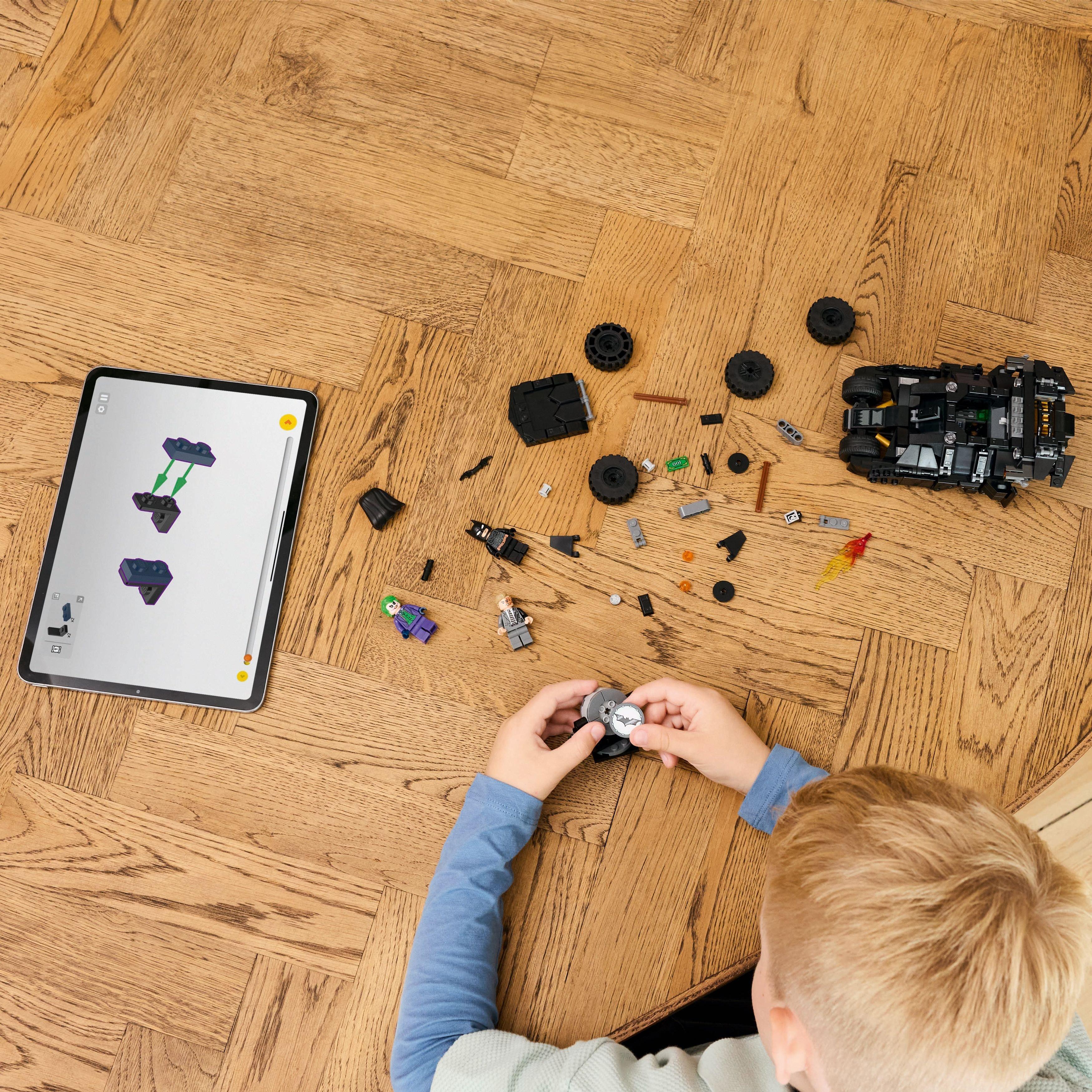 LEGO | LEGO LEGO DC Batman Tumbler vs. Two-Face & The Joker 76303 ...