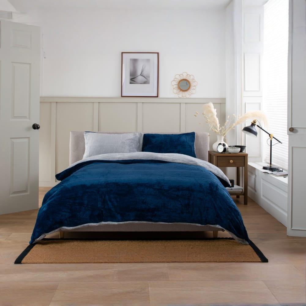 The Lyndon Company Teddington ExtraSoft Furry Fleece Duvet Cover Set ...