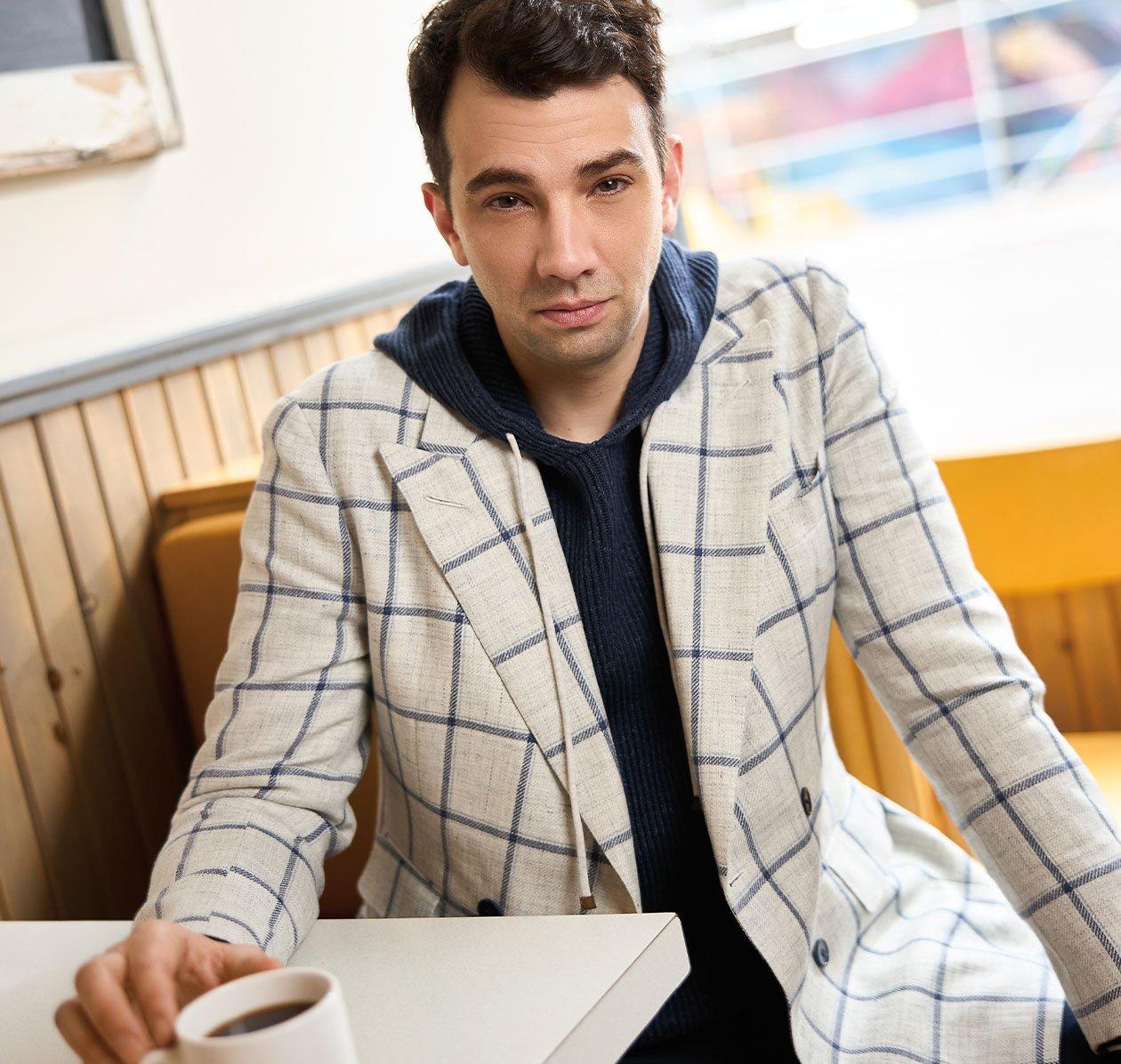 Jay Baruchel Makes It Click in 'BlackBerry' | Harry Rosen