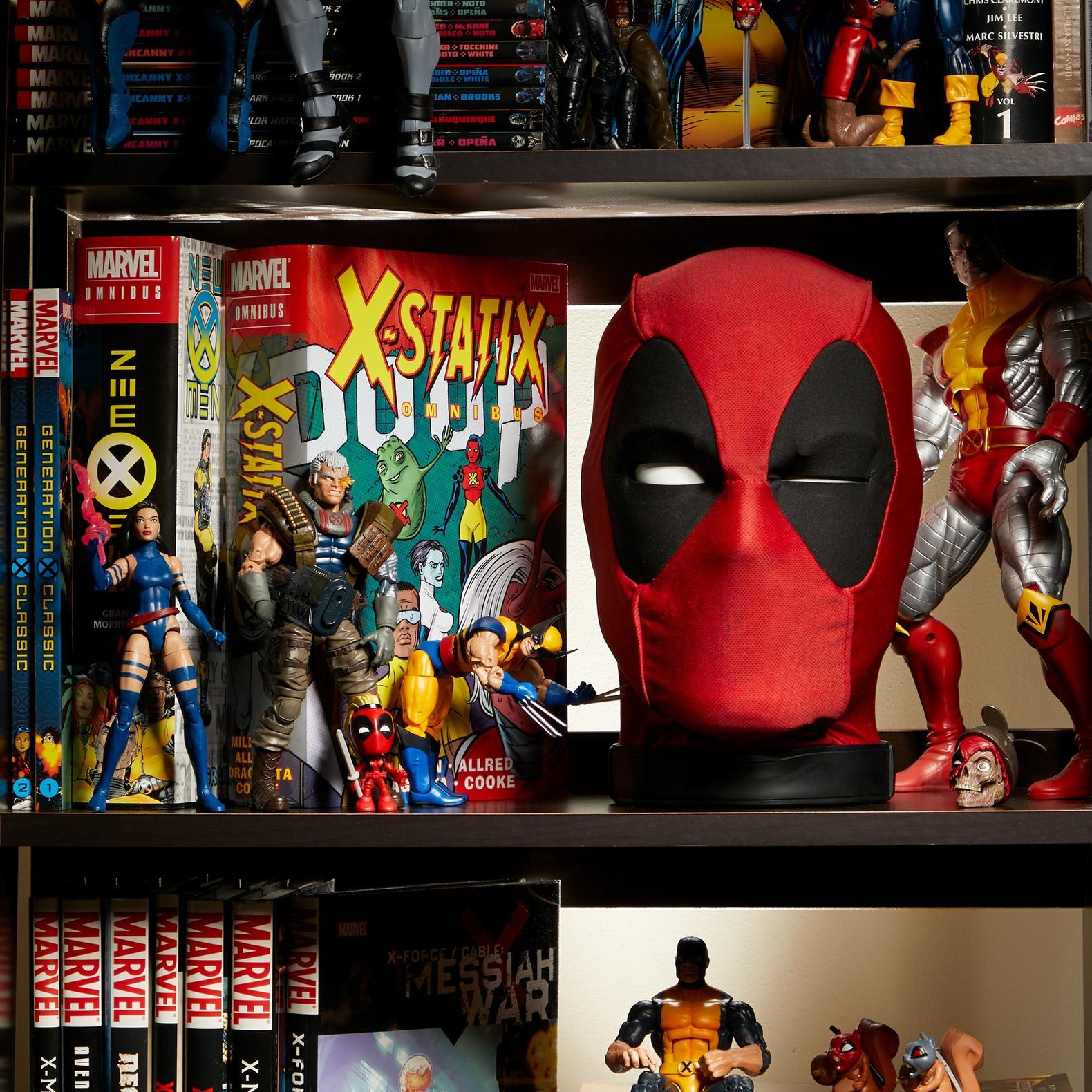 Marvel Legends Series Deadpool's Head Premium Interactive Head - Hasbro ...