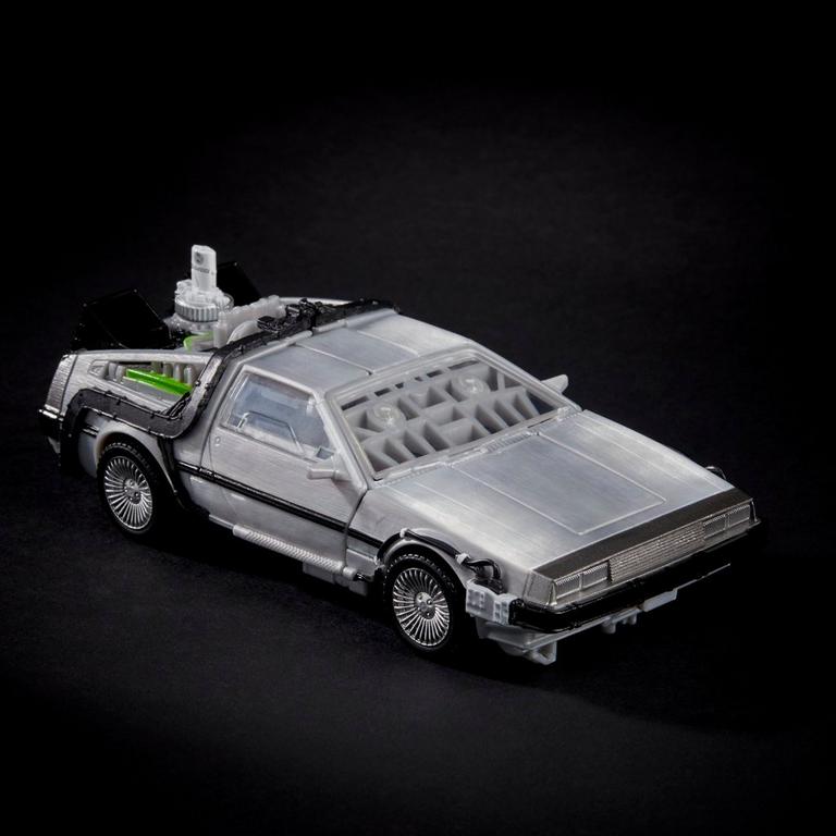 Transformers Collaborative: Back to the Future Gigawatt Action Figure ...