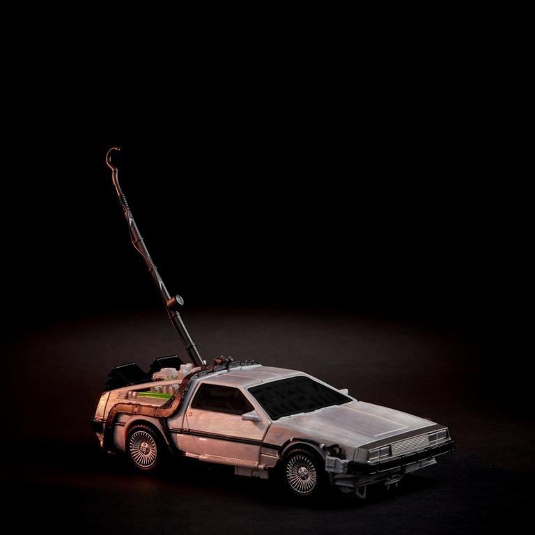 Transformers Collaborative: Back to the Future Gigawatt Action Figure ...