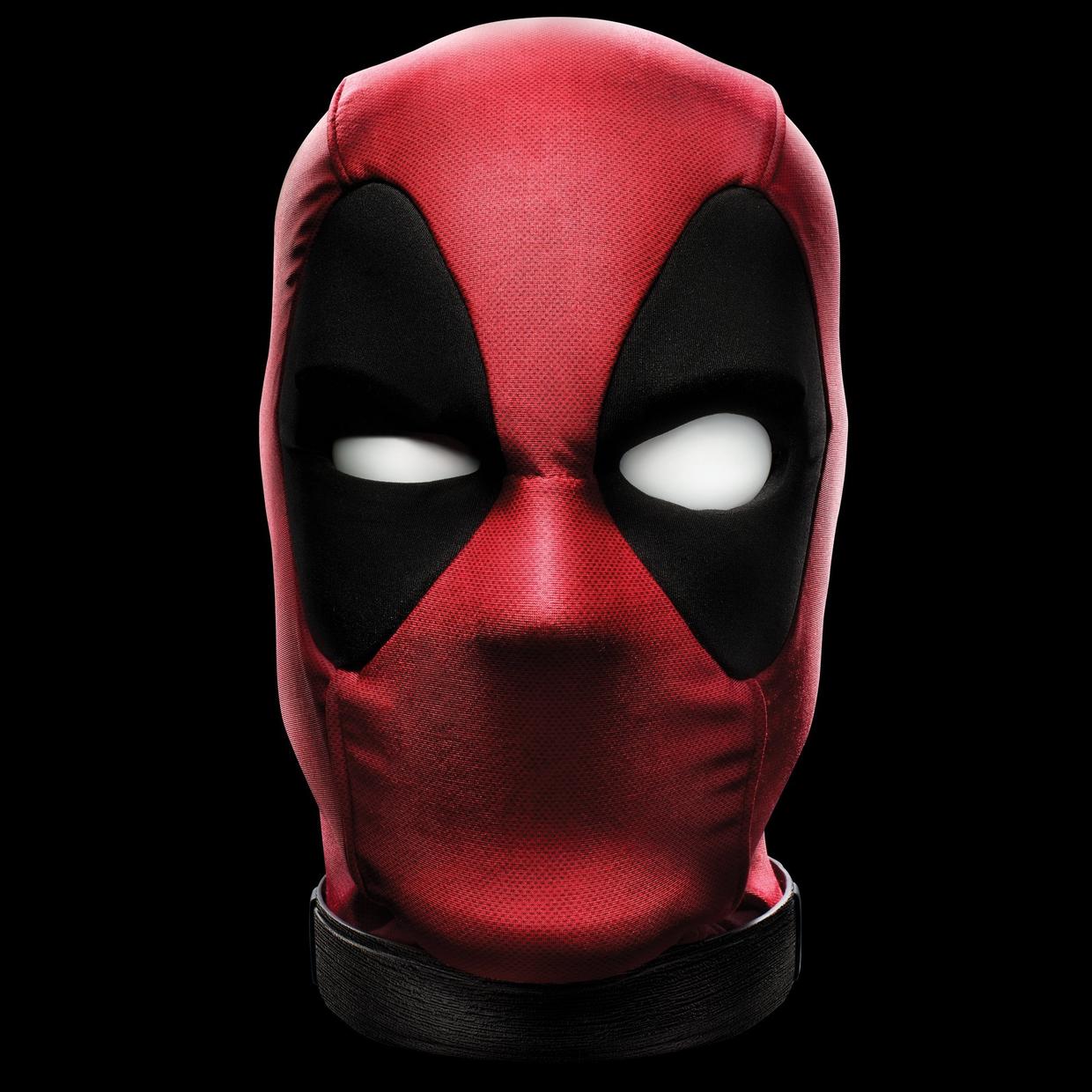Marvel Legends Series Deadpool's Head Premium Interactive Head - Hasbro ...