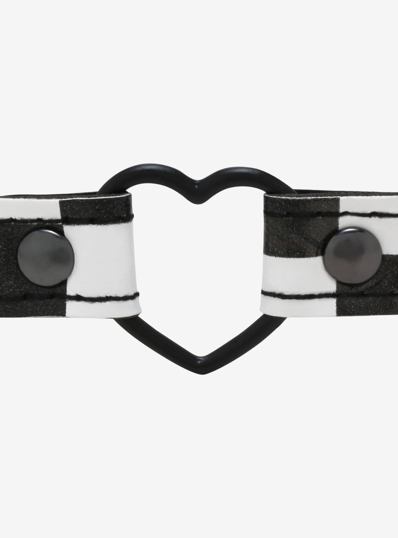 Checkered Heart Choker | Hot Topic