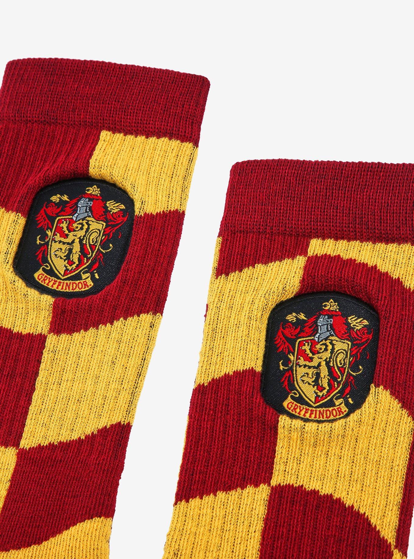 Harry Potter Gryffindor Crest Wavy Checkered Crew Socks - BoxLunch ...