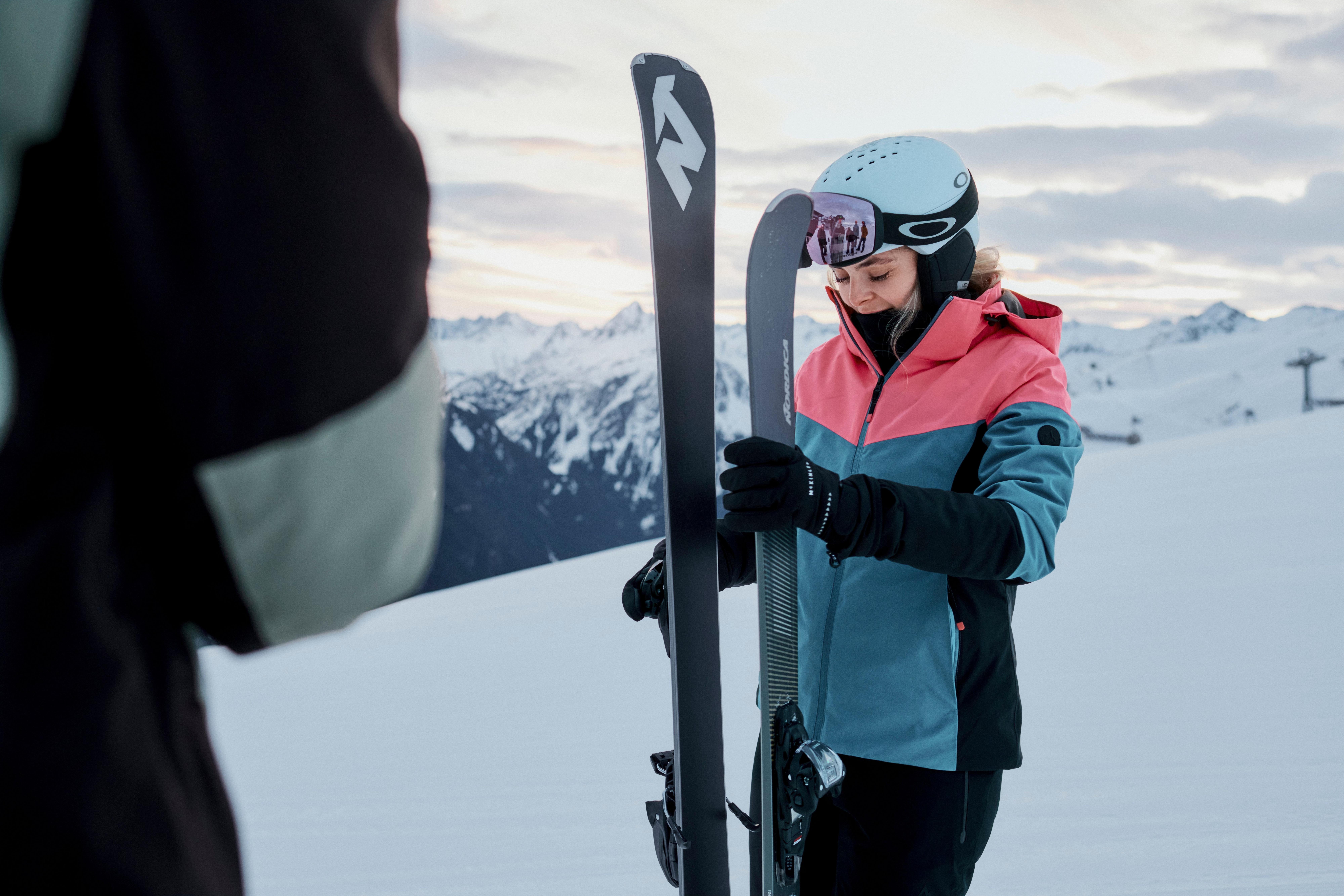 Wintersport-Ausrüstung & Bekleidung | INTERSPORT