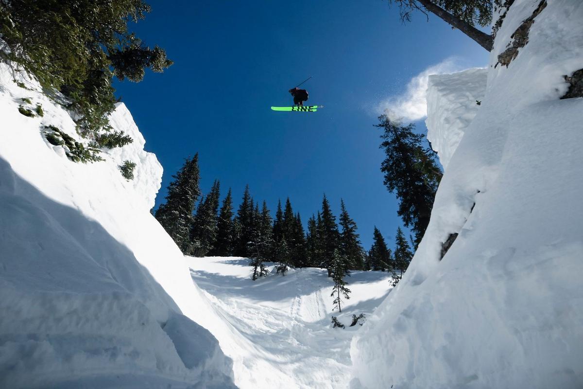 Jake Hopfinger | Magic Hour | LINE Skis