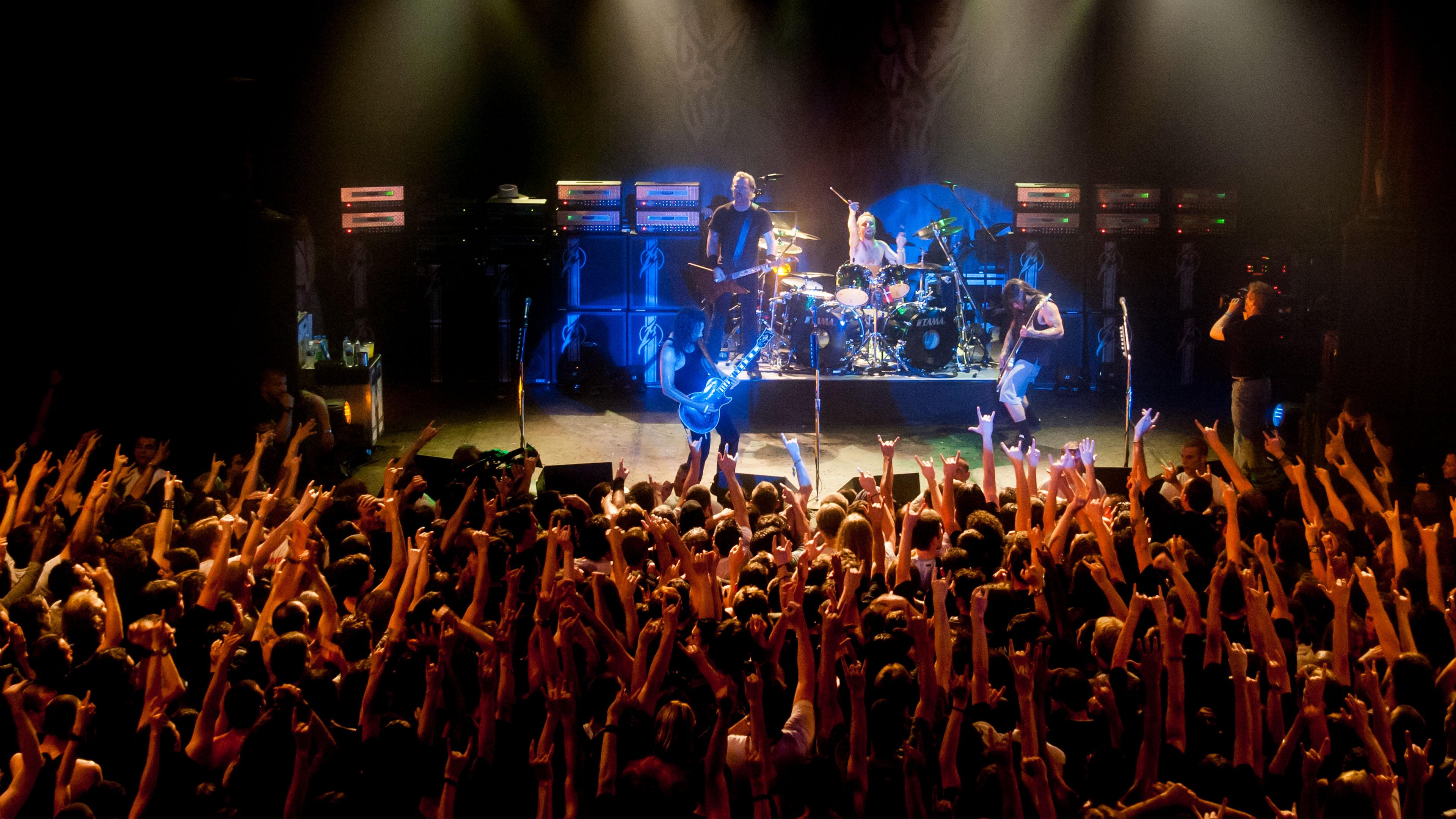 Metallica at Le Bataclan in Paris, France on June 11, 2003 | Metallica.com