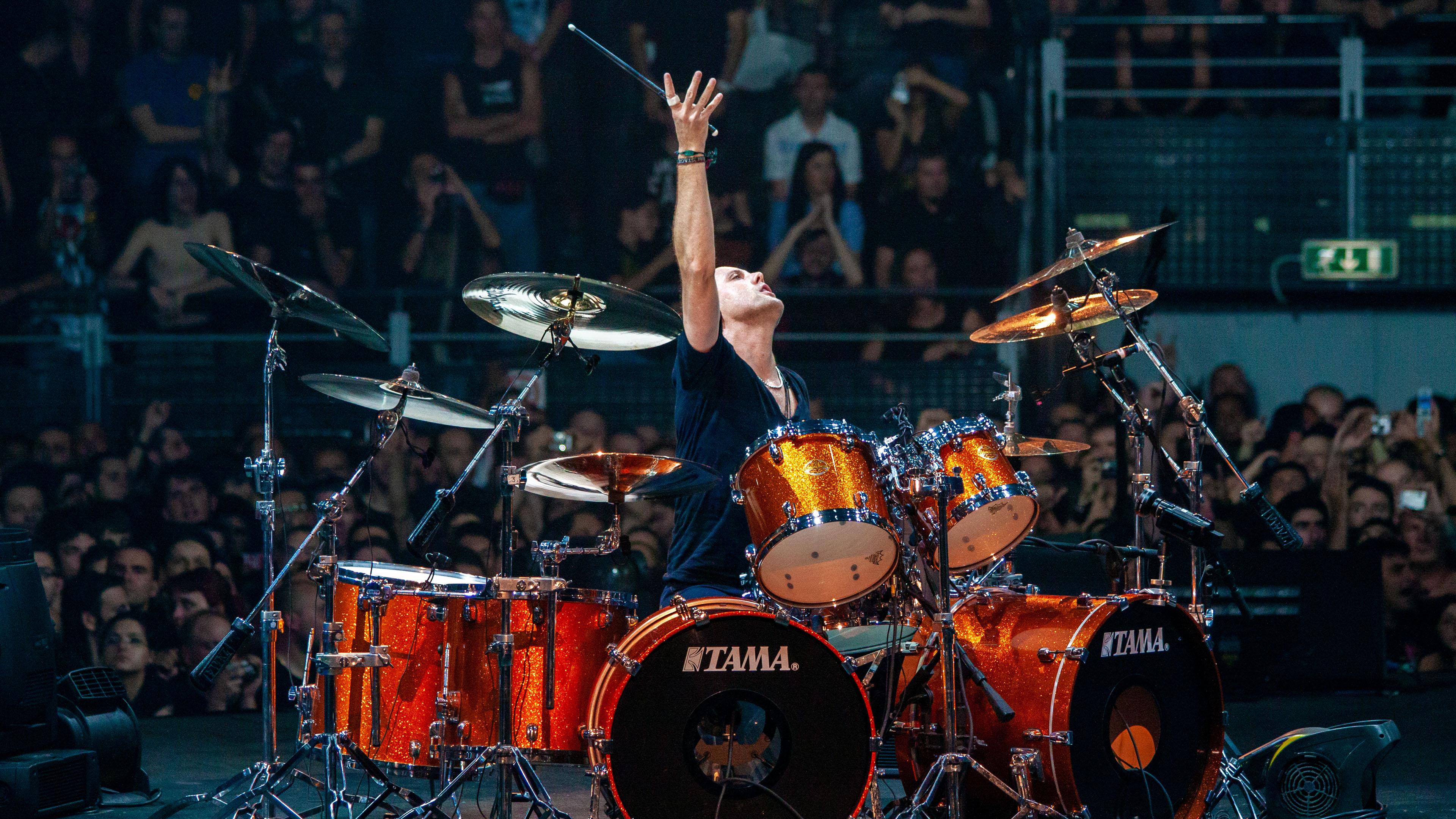 Metallica at PalaLottomatica in Rome, Italy on June 24, 2009 ...