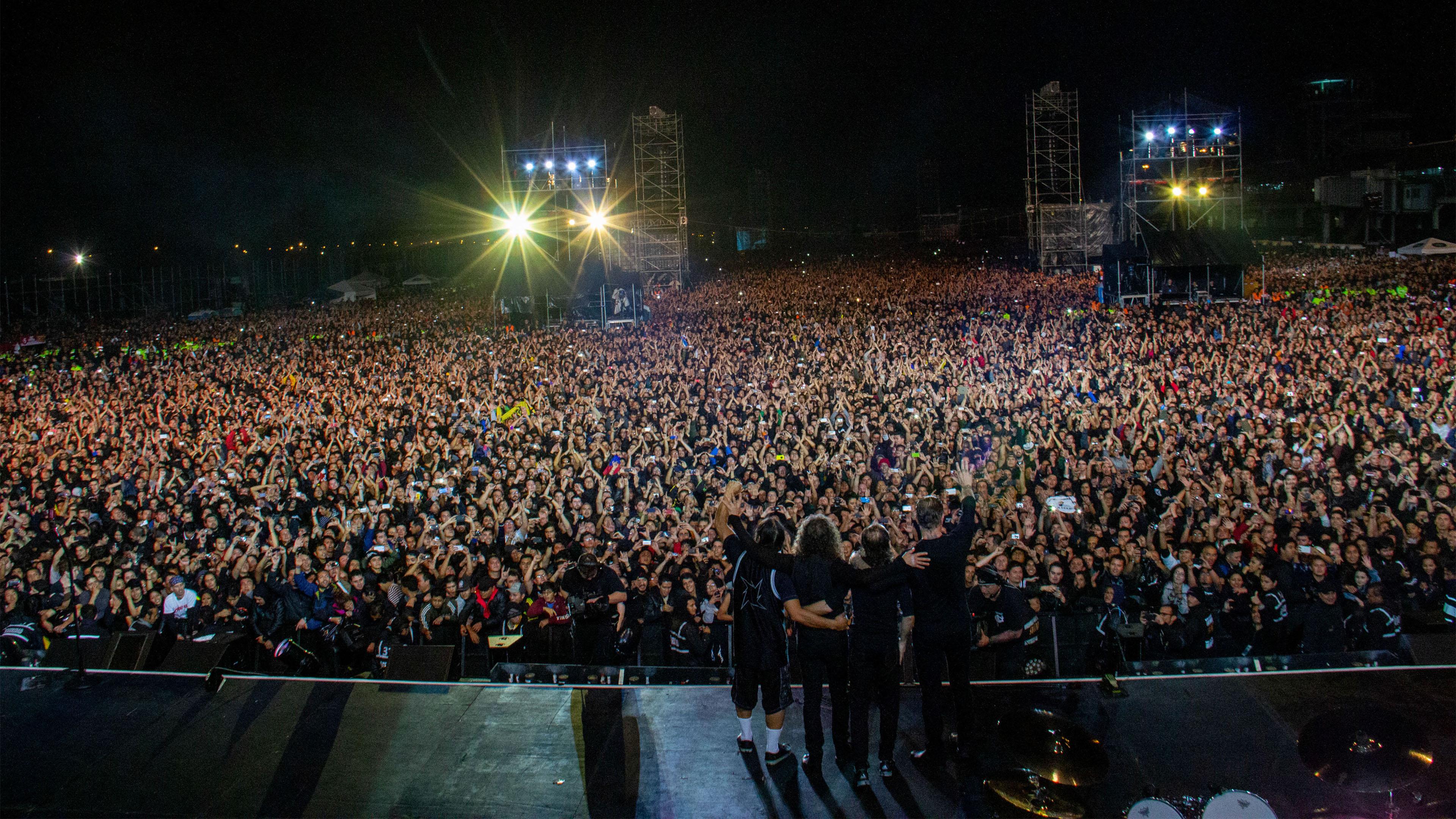 Metallica at Parque Bicentenario in Quito, Ecuador on March 18, 2014 ...