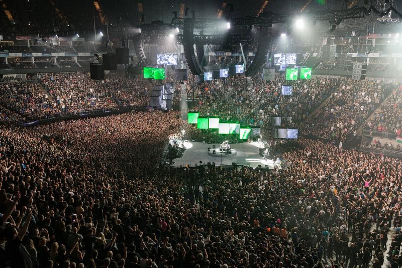 Metallica at The O2 Arena in London, England on October 22, 2017 ...