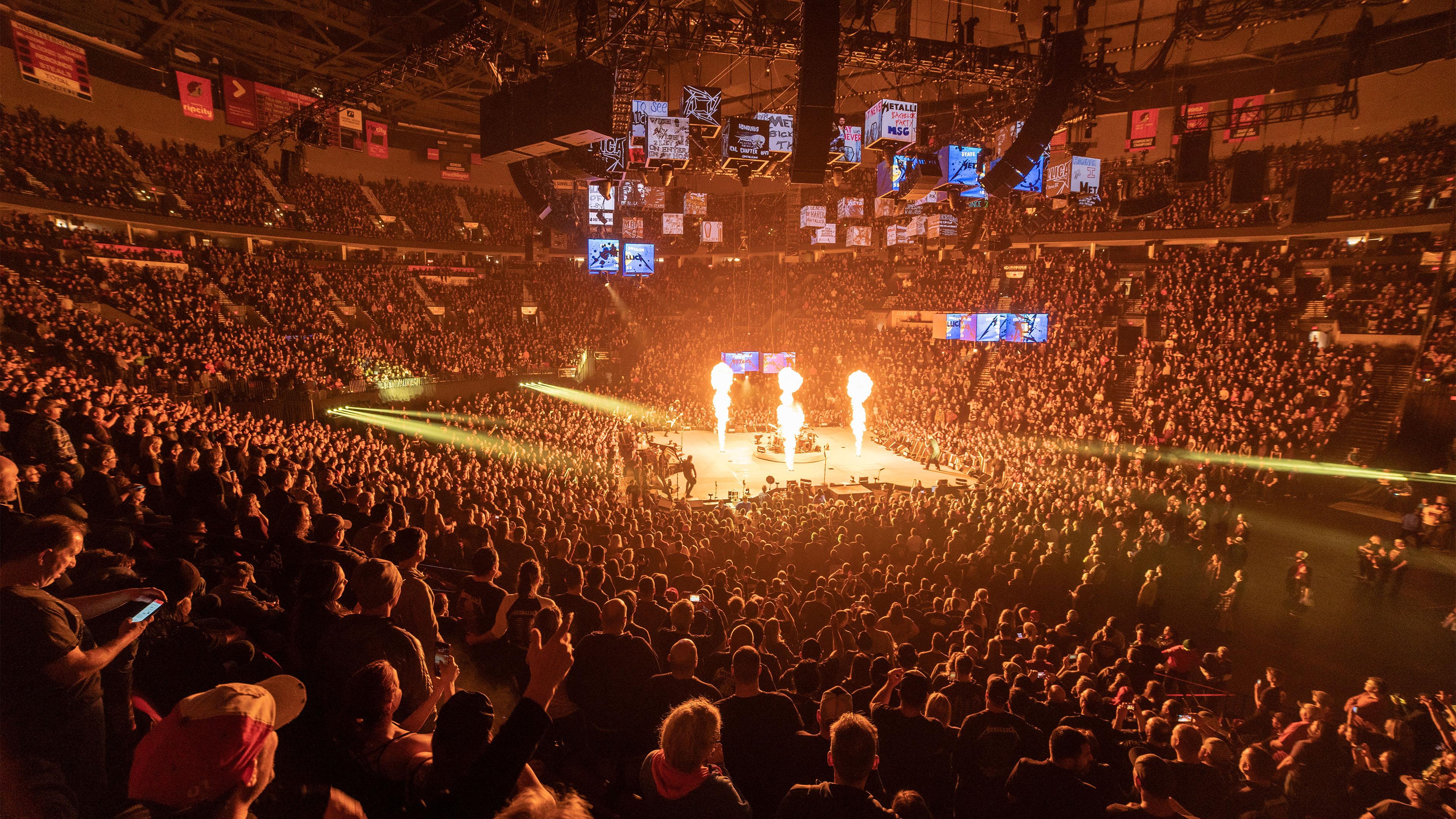 Metallica at Moda Center in Portland, OR on December 5, 2018 ...