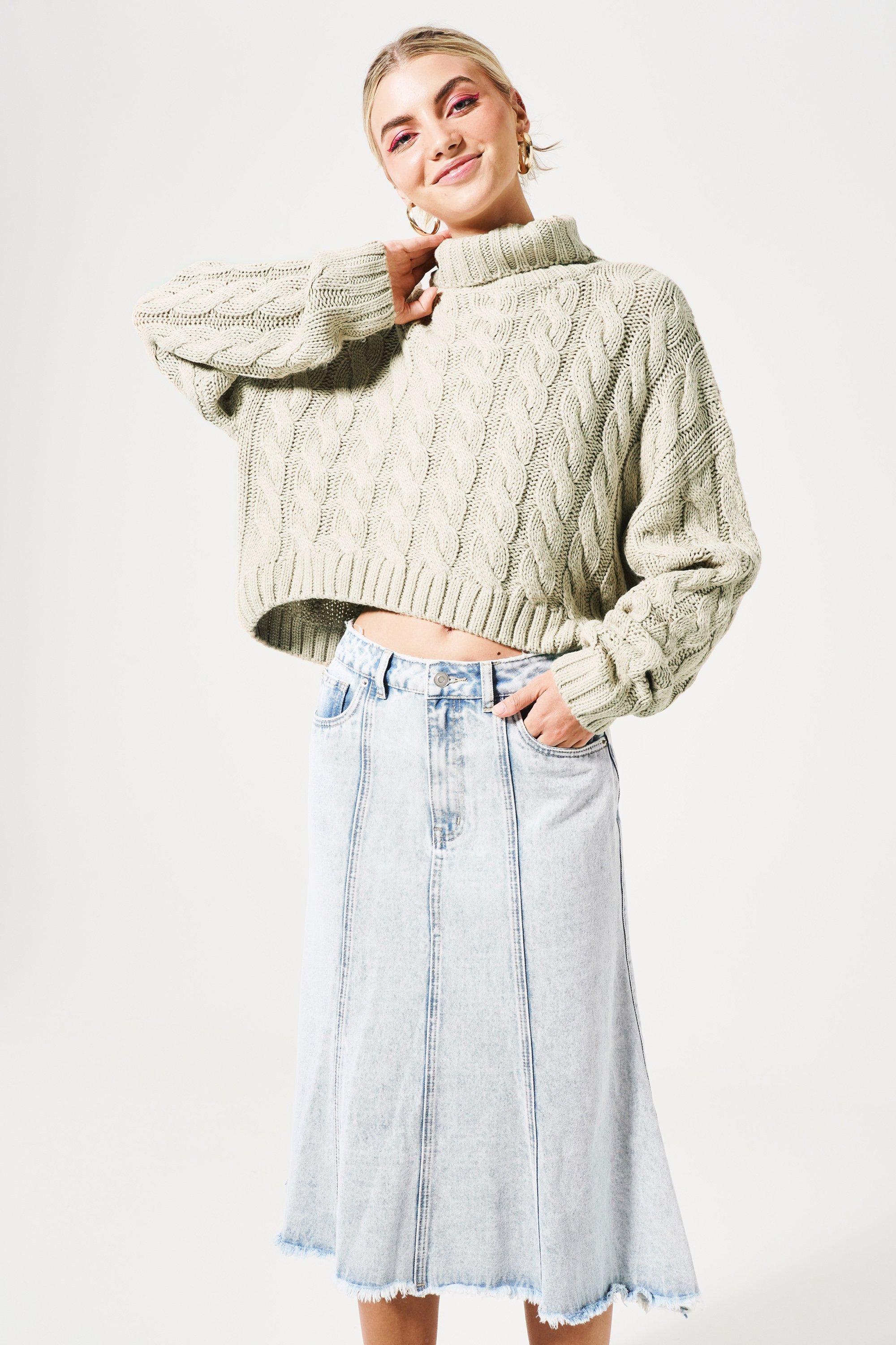 Cable Turtle Neck Knit