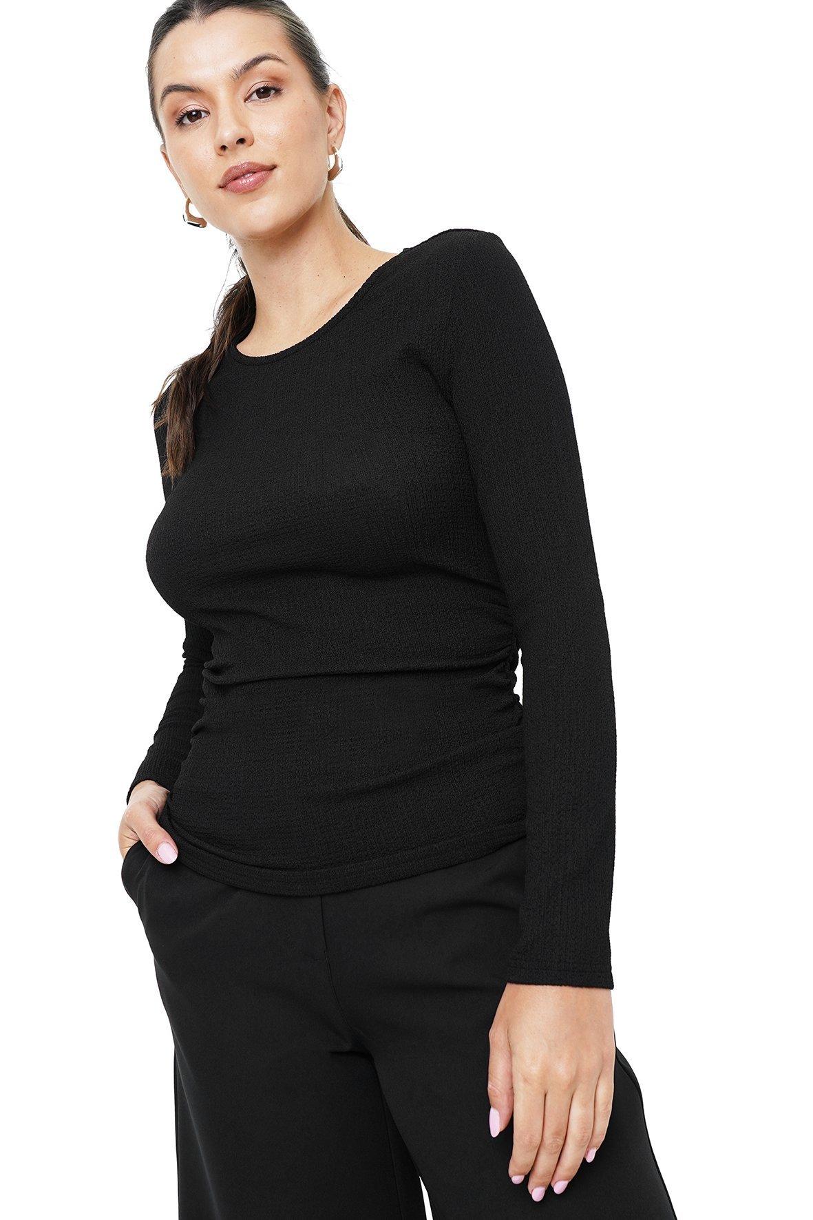 Fitted Crew Neck Top