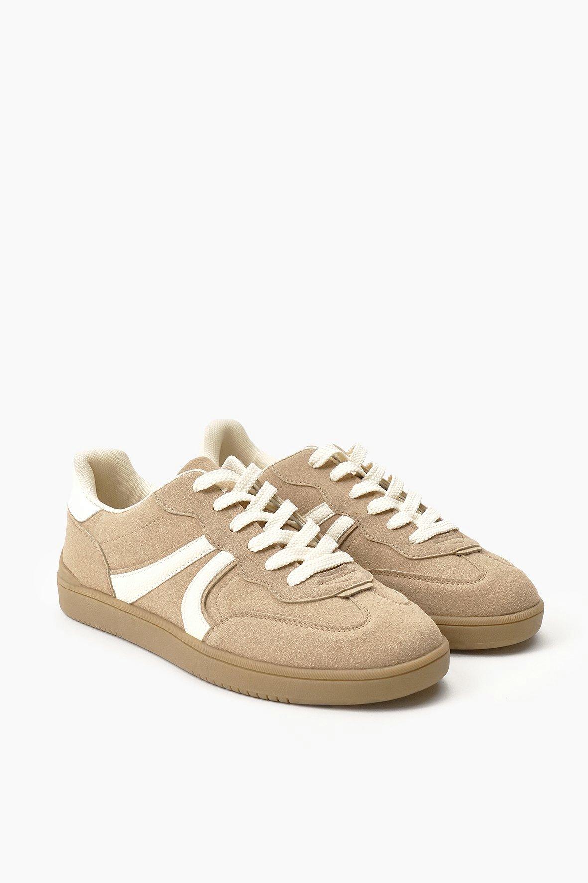 Sneaker